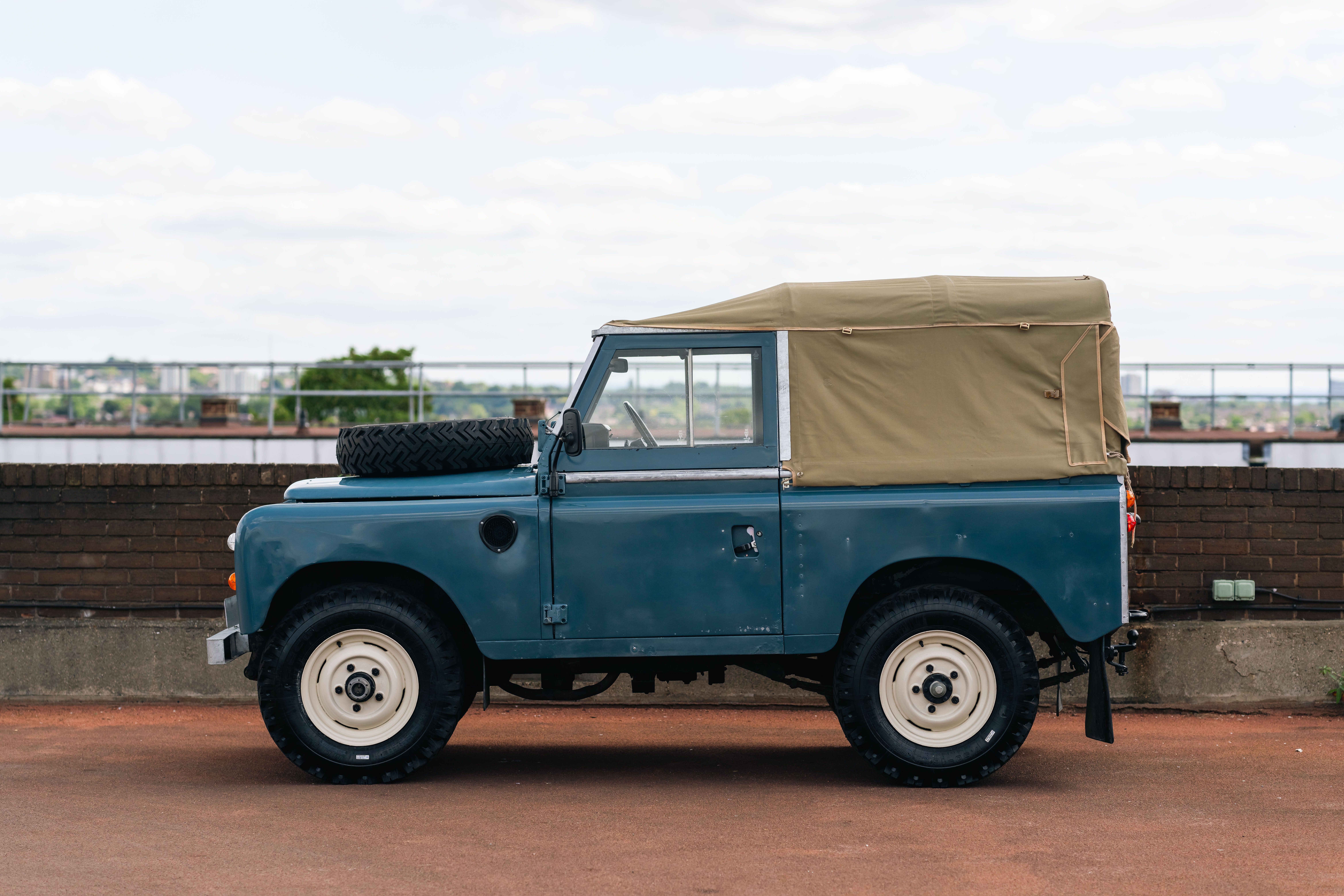 1982 Land Rover Series III 88" for sale by auction in London, United ...