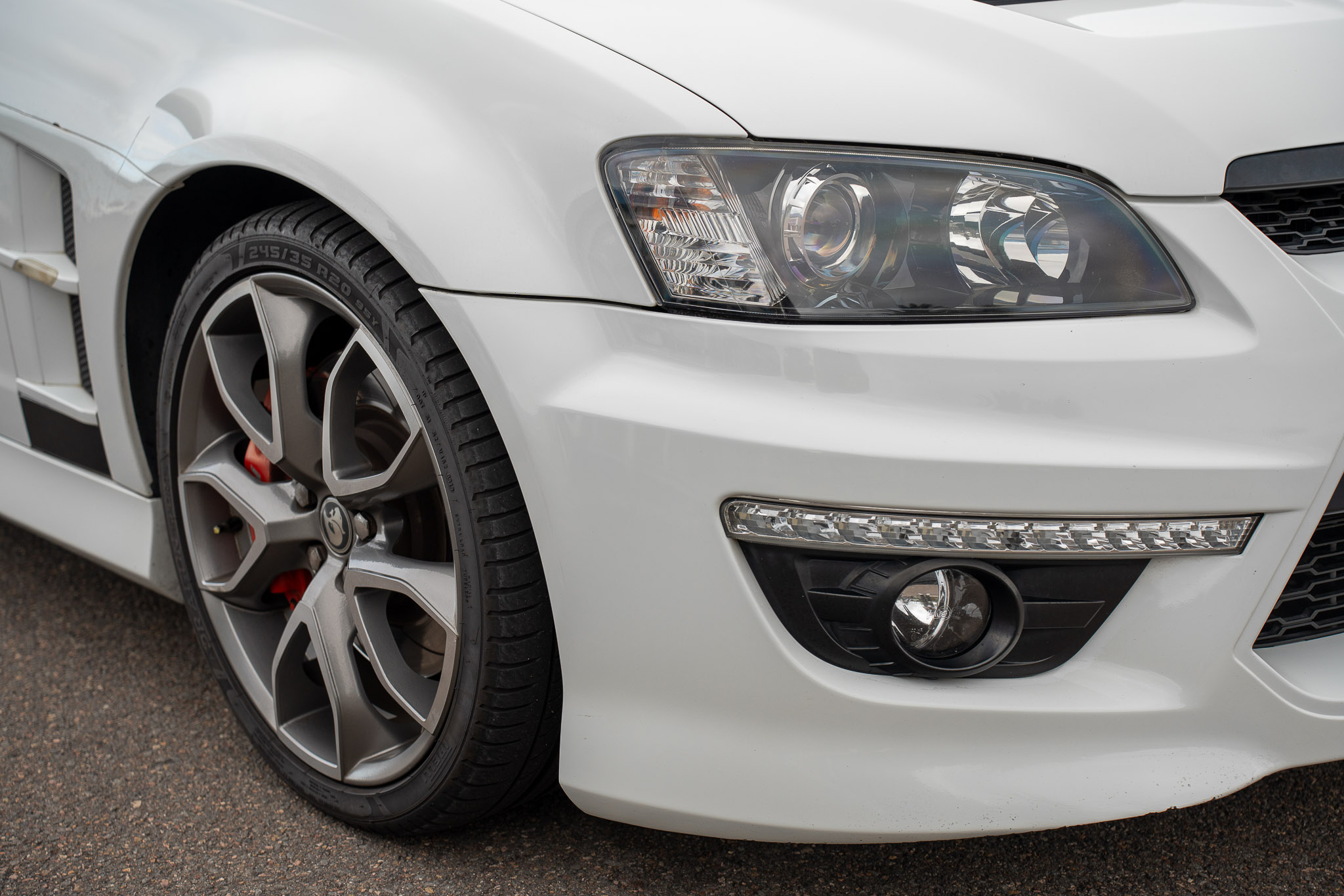 2009 Holden (E2) HSV R8 Clubsport Tourer for sale by auction in Narara ...