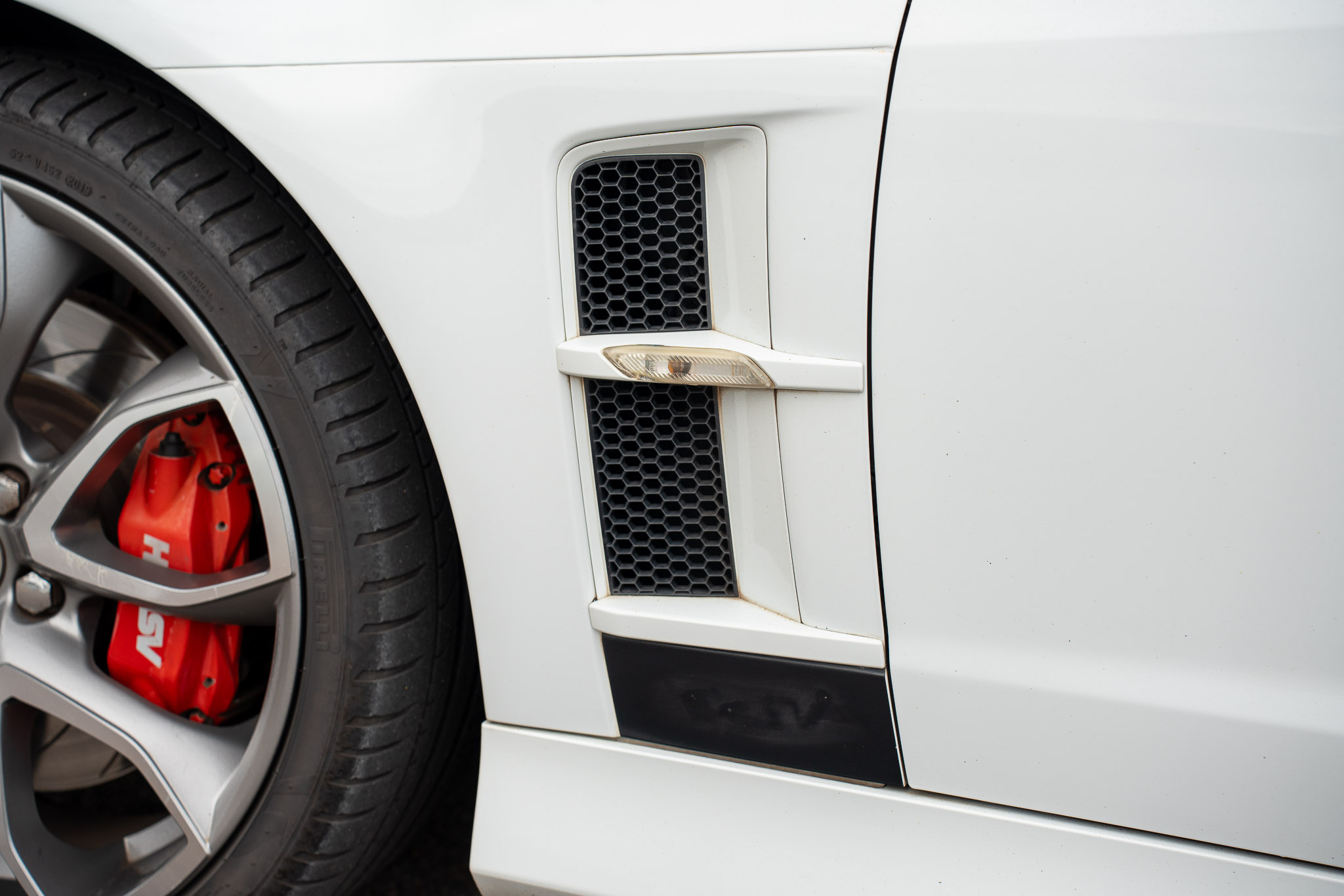 2009 Holden (E2) HSV R8 Clubsport Tourer for sale by auction in Narara ...