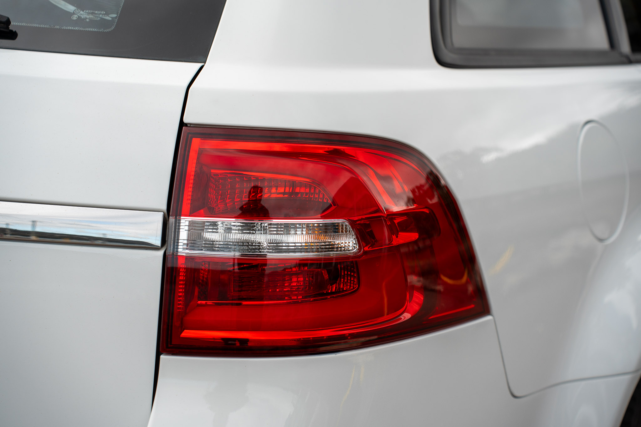 2009 Holden (E2) HSV R8 Clubsport Tourer for sale by auction in Narara ...