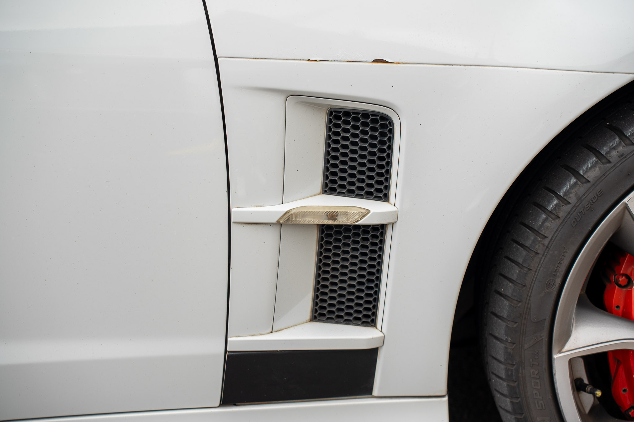 2009 Holden (E2) HSV R8 Clubsport Tourer for sale by auction in Narara ...