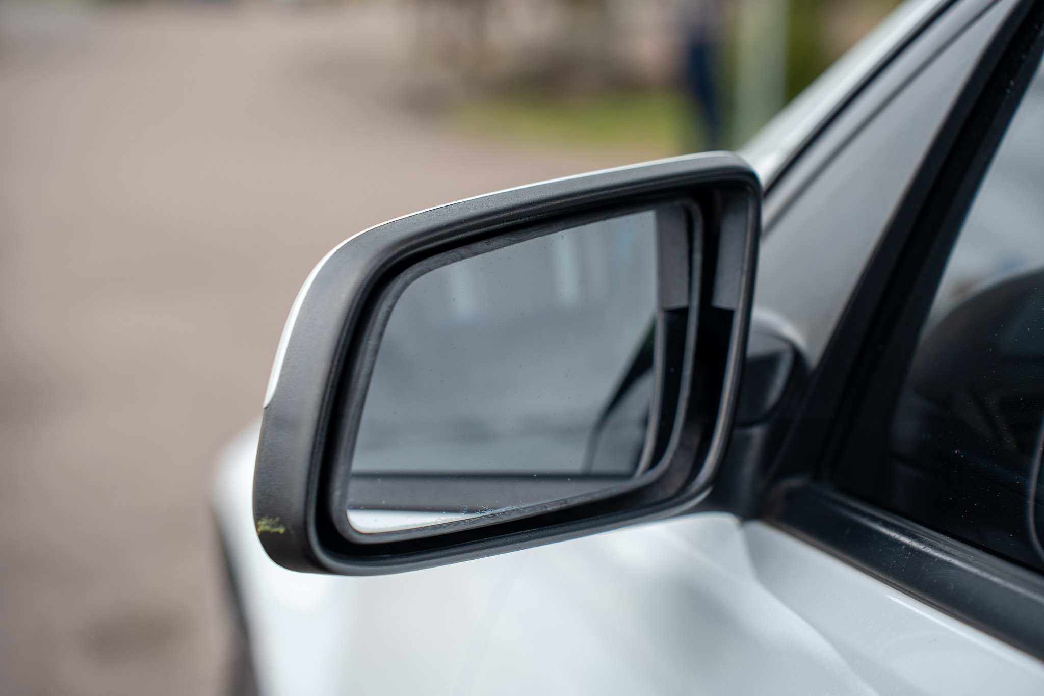 2009 Holden (E2) HSV R8 Clubsport Tourer for sale by auction in Narara ...