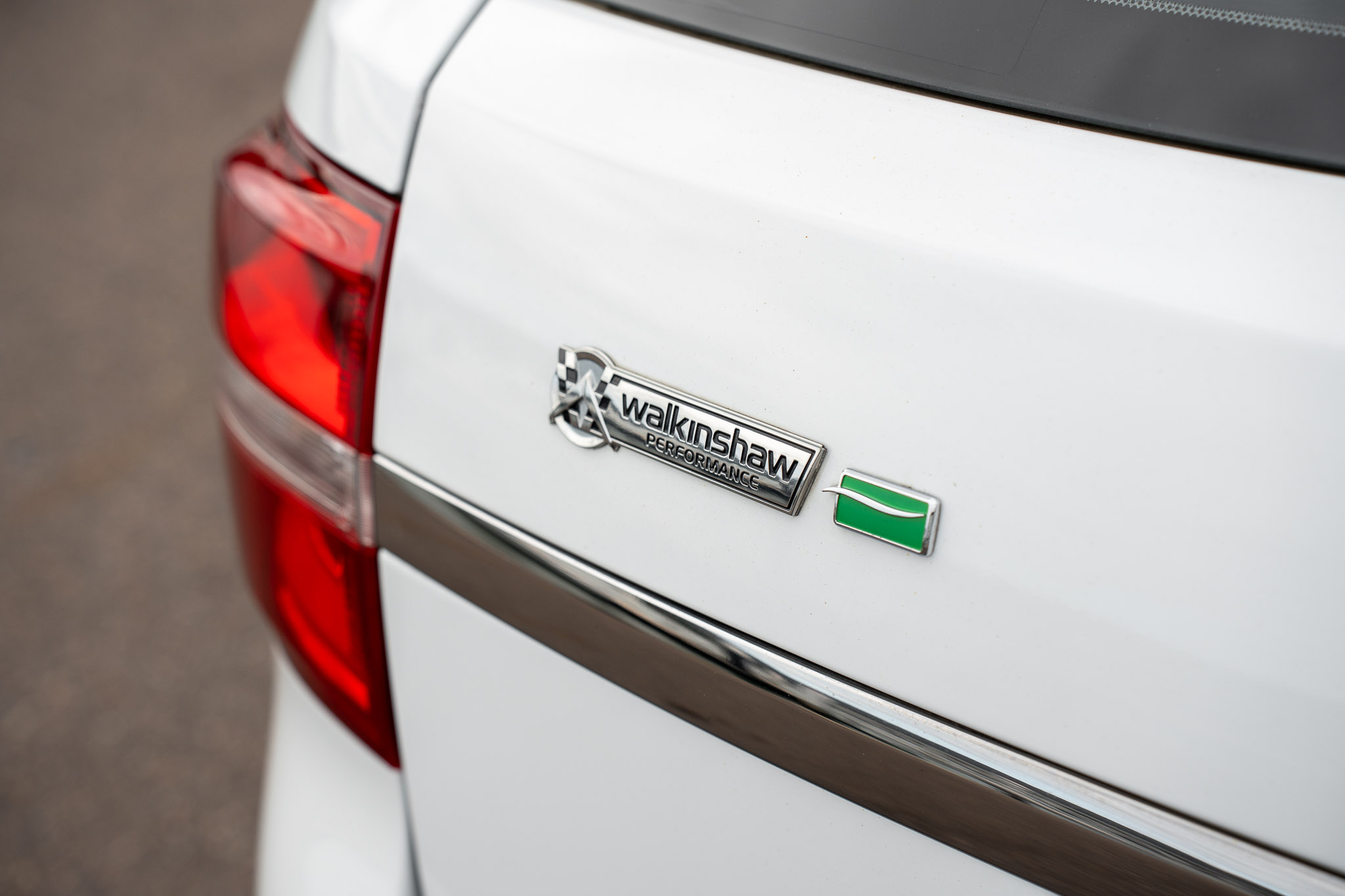 2009 Holden (E2) HSV R8 Clubsport Tourer for sale by auction in Narara ...