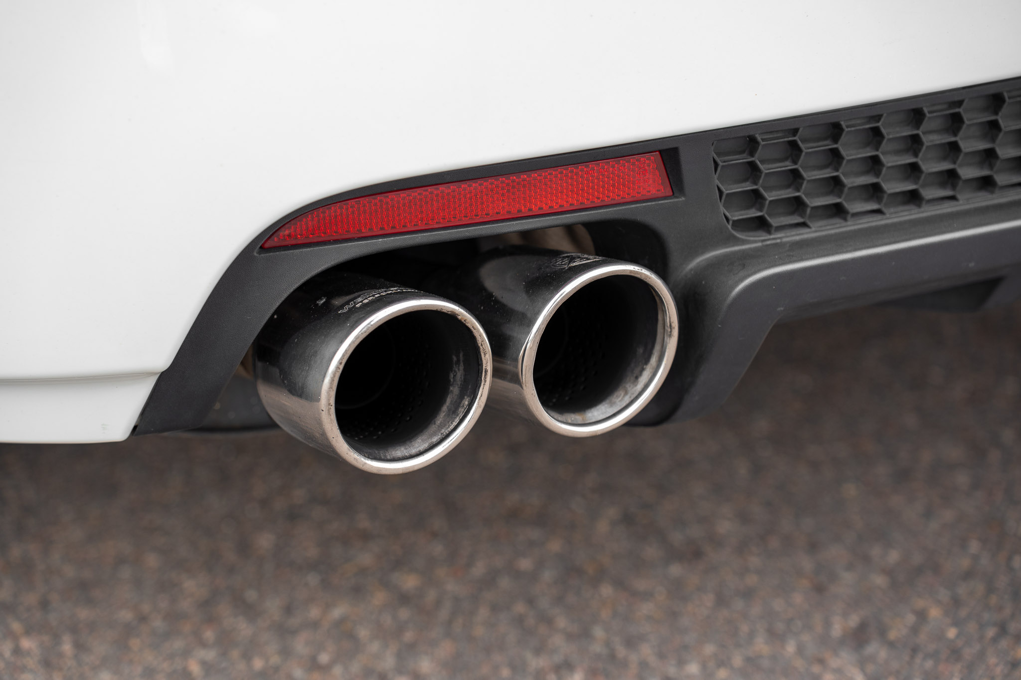 2009 Holden (E2) HSV R8 Clubsport Tourer for sale by auction in Narara ...