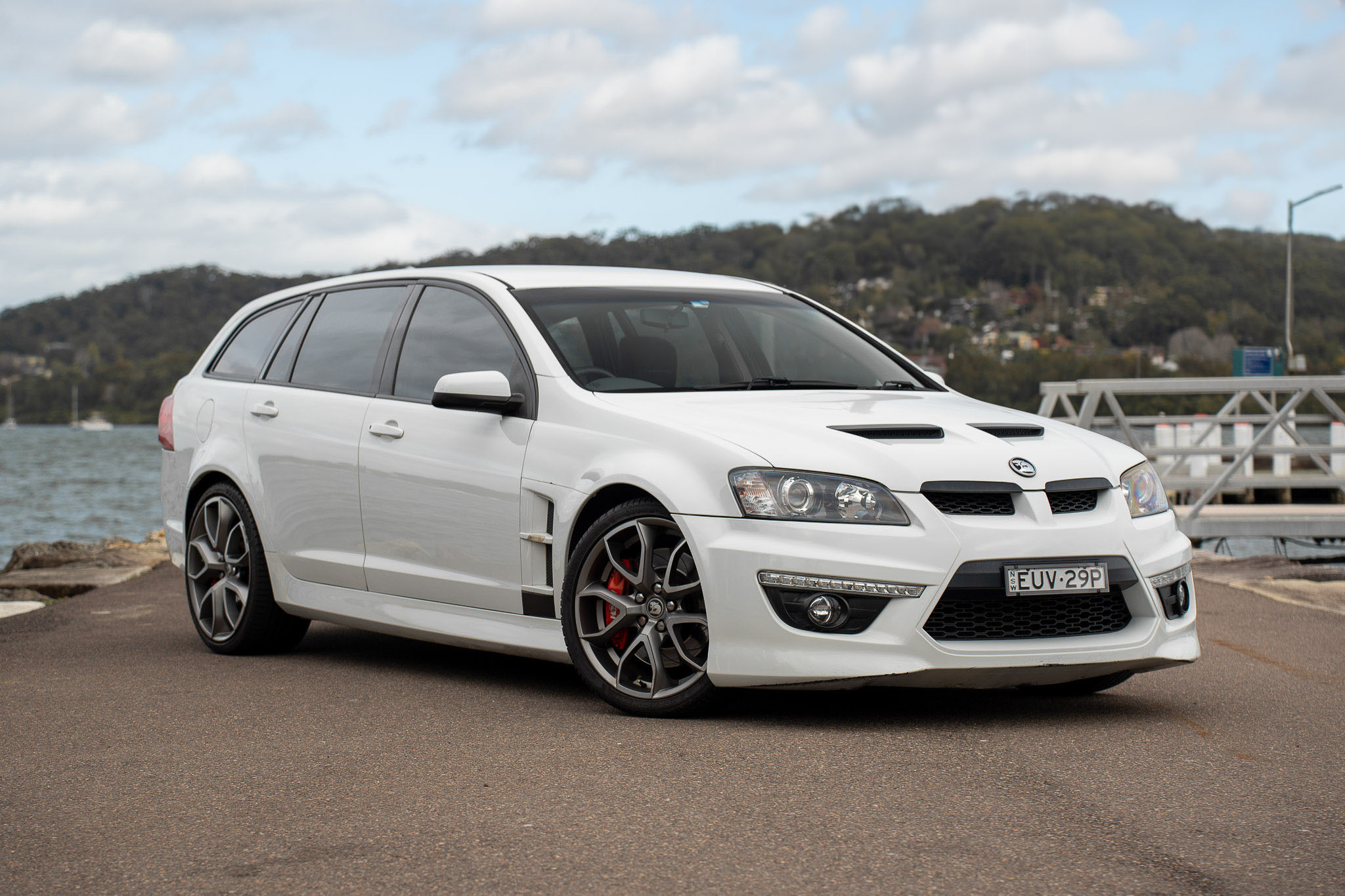 2009 Holden (E2) HSV R8 Clubsport Tourer for sale by auction in Narara ...