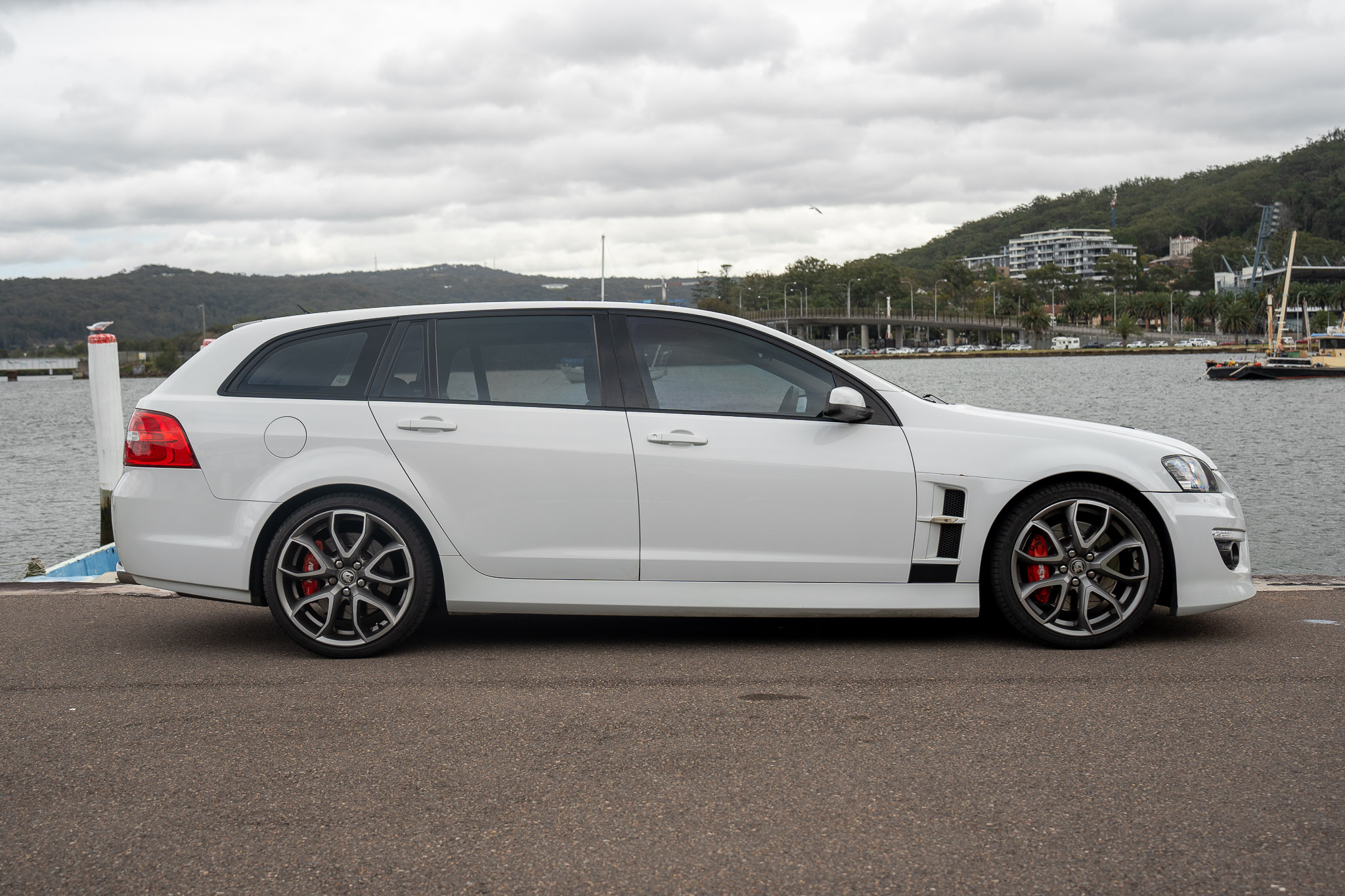 2009 Holden (E2) HSV R8 Clubsport Tourer for sale by auction in Narara ...
