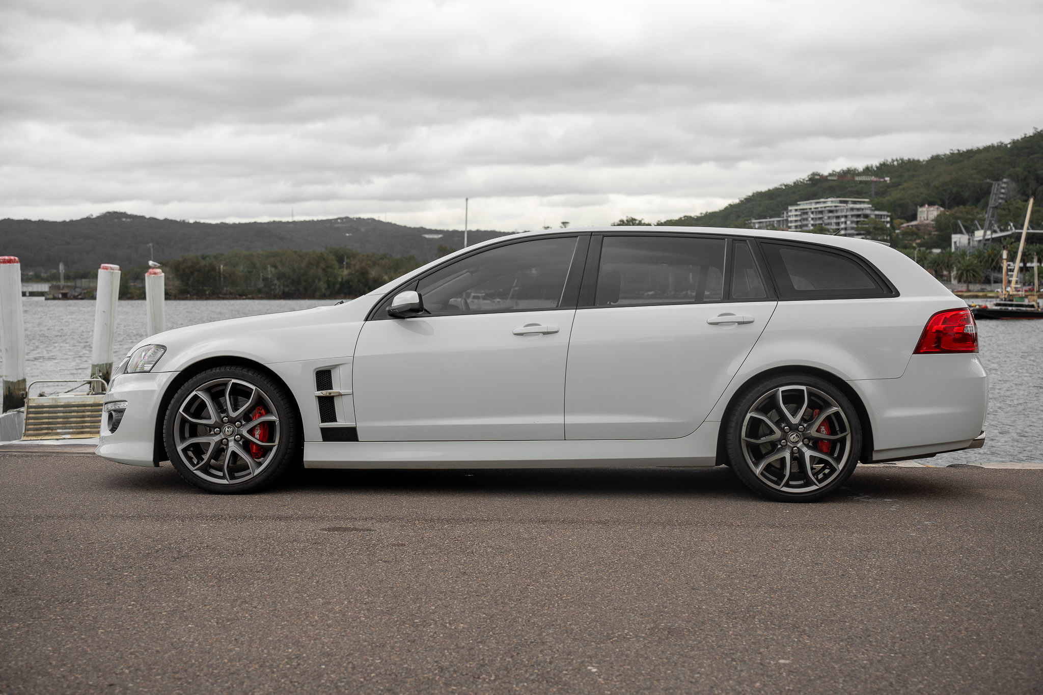 2009 Holden (E2) HSV R8 Clubsport Tourer for sale by auction in Narara ...