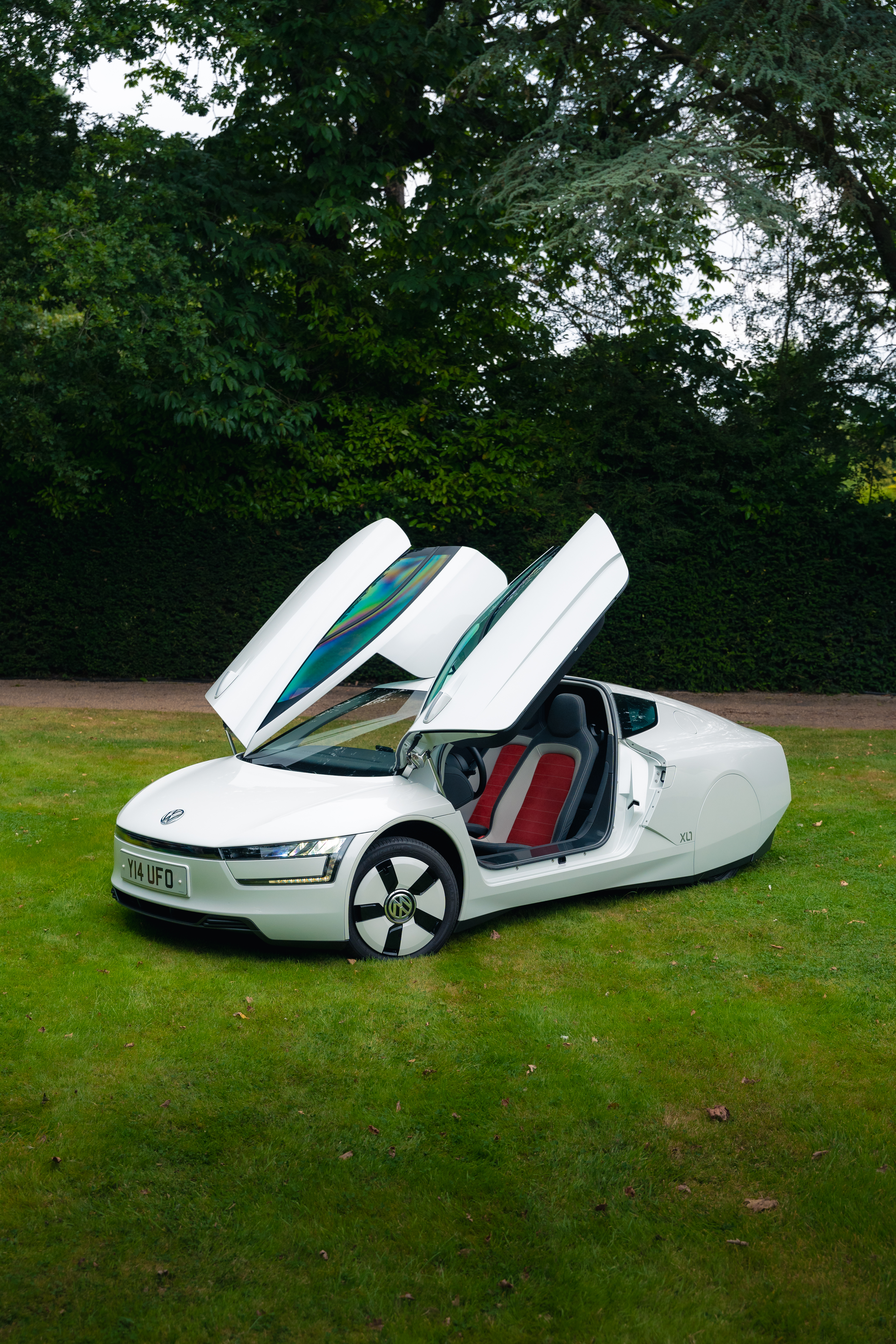2015 Volkswagen XL1 - 460 Miles for sale by auction in Surrey, United ...