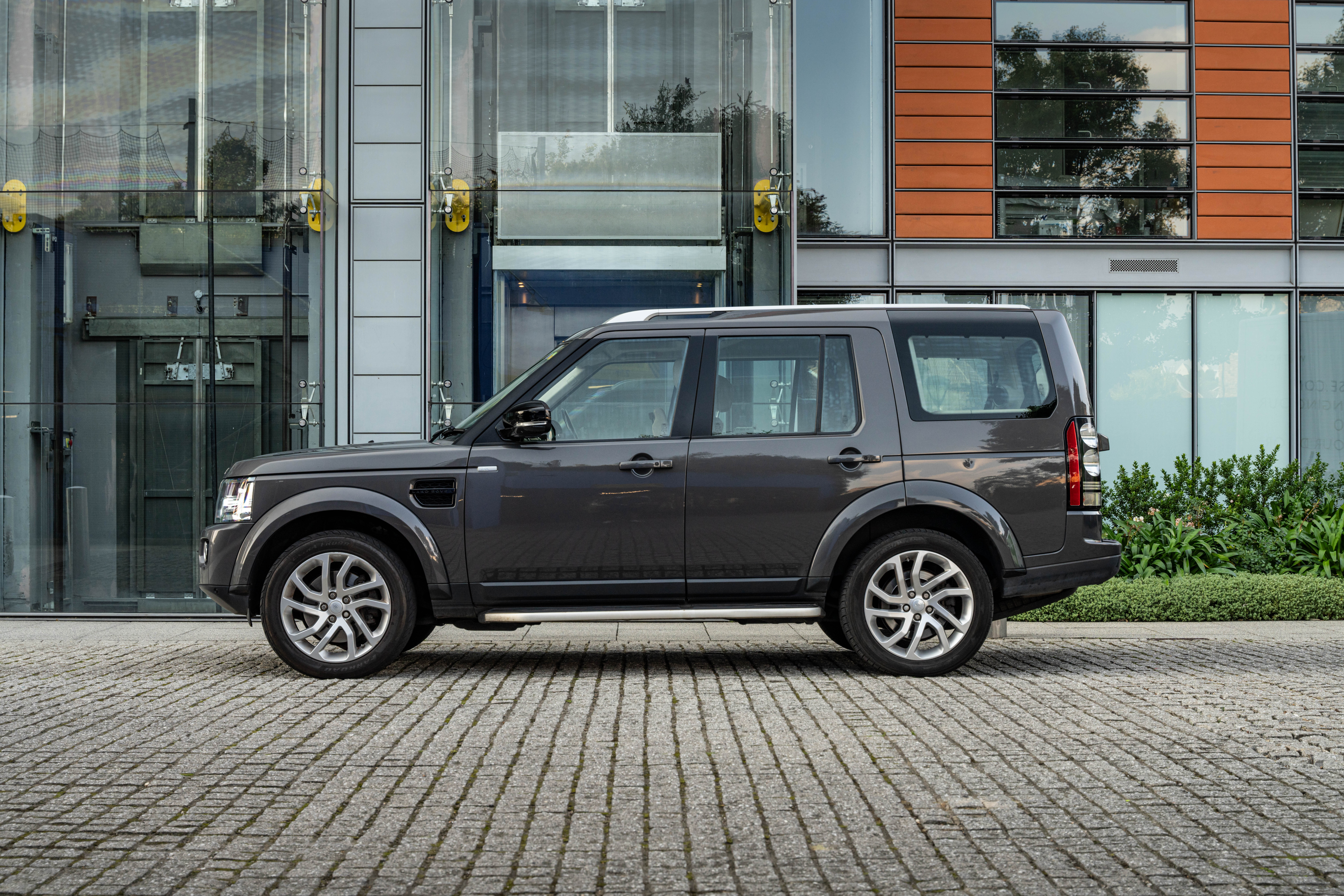 2016 Land Rover Discovery 4 Landmark Edition for sale by auction in ...