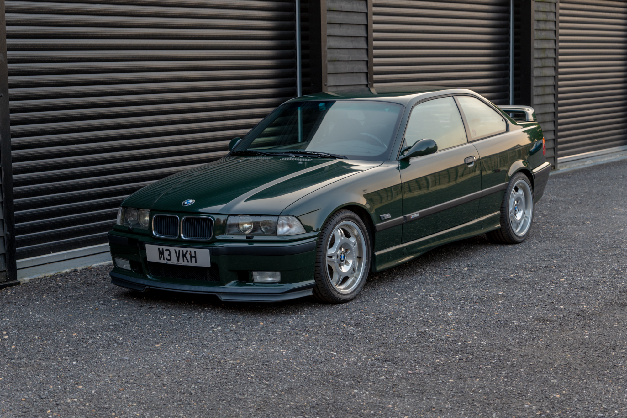 Witte Bmw M3 Behang BMW M3 Satin Pearl White — Incognito Wraps