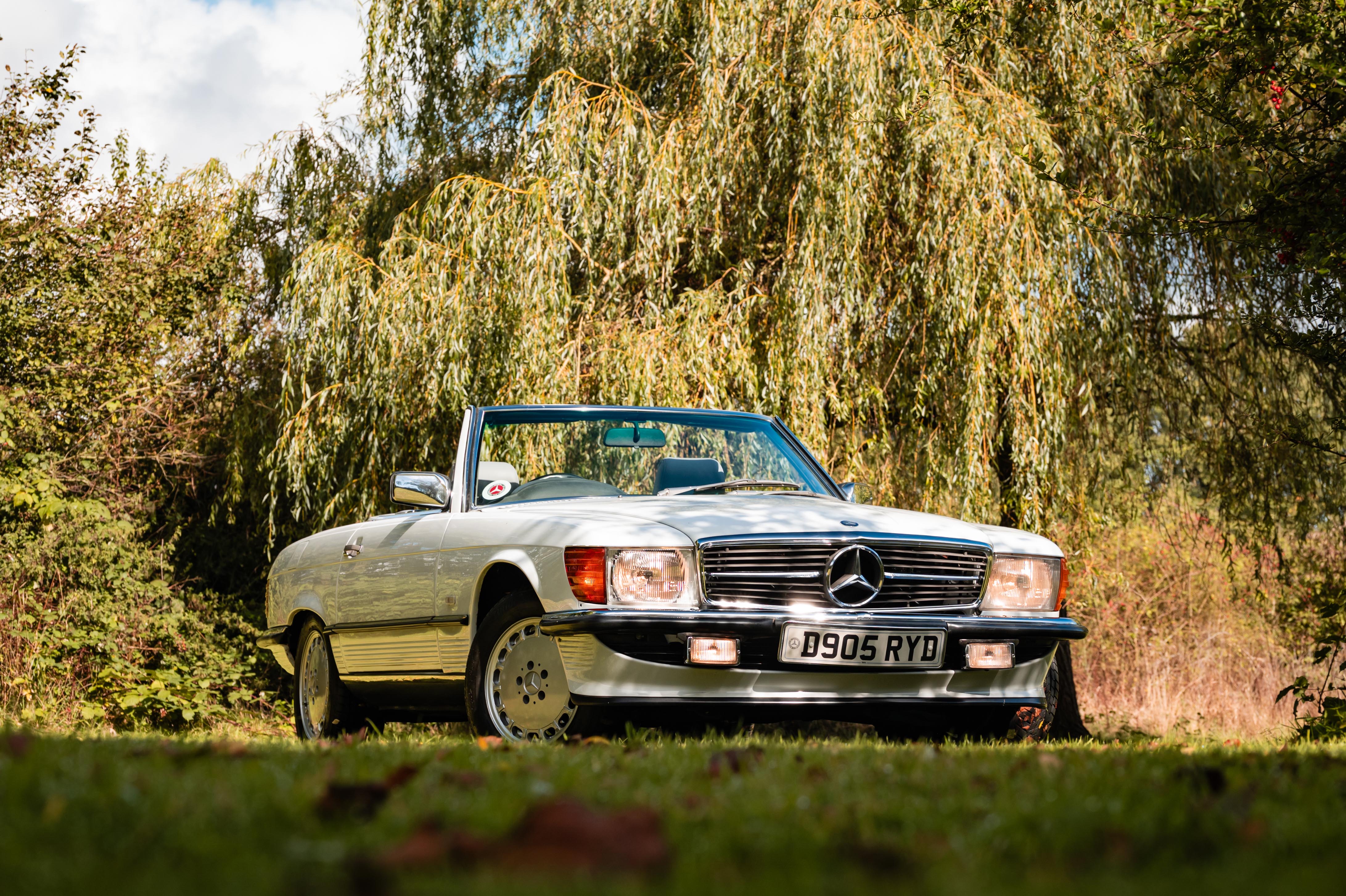 1986 Mercedes-Benz (R107) 300 SL for sale by auction in Takeley ...