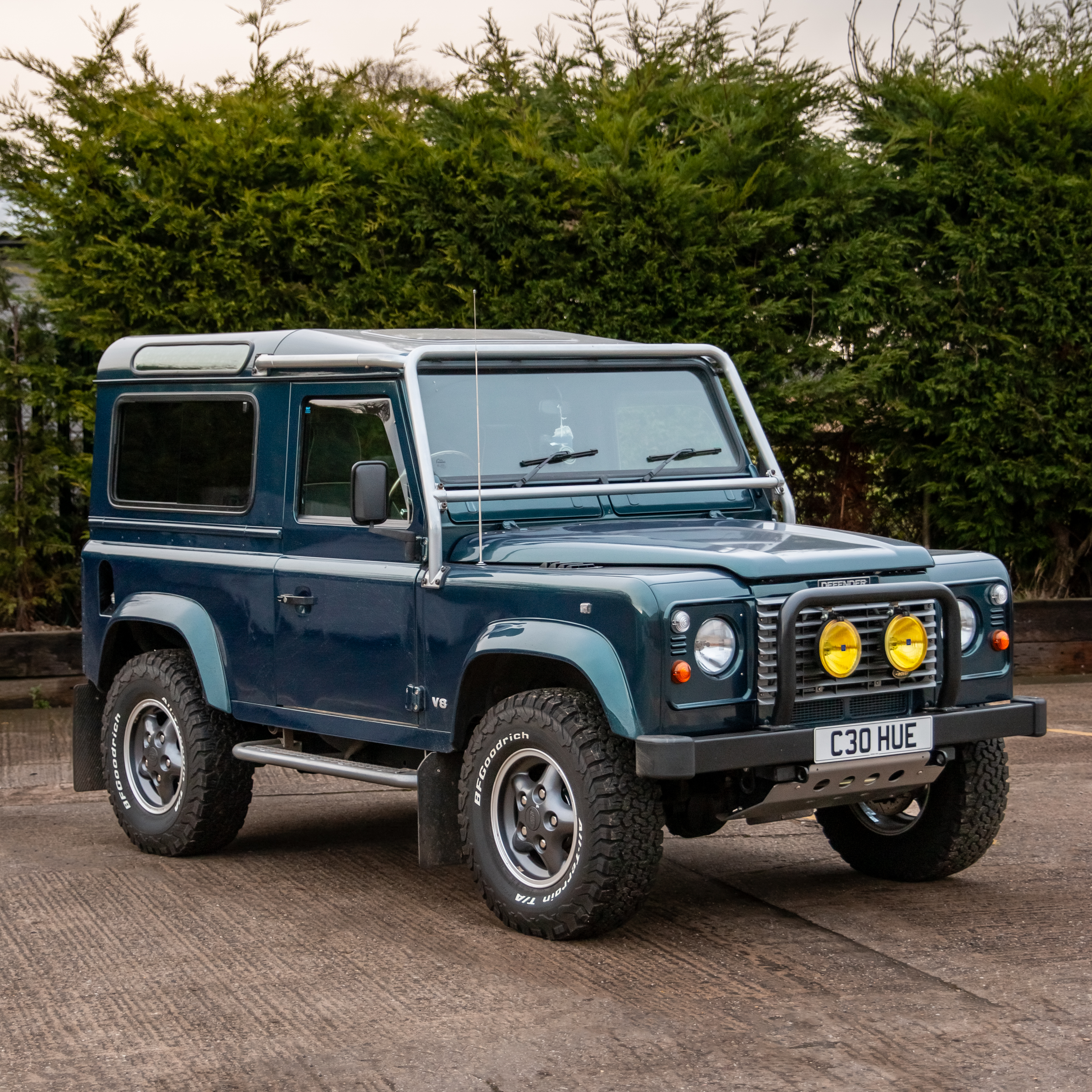 1999 Land Rover Defender 90 50th Anniversary V8 for sale by auction in ...