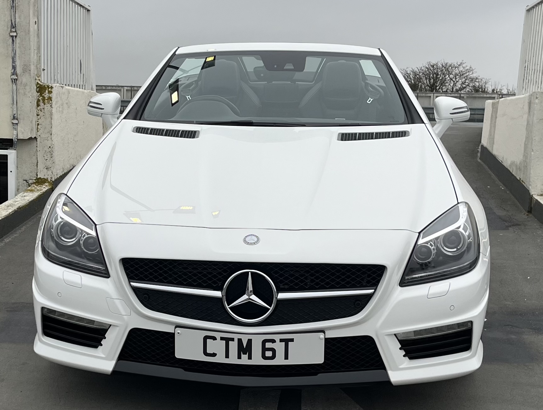 2015 Mercedes-Benz (R172) SLK 55 AMG for sale by auction in Bedford ...