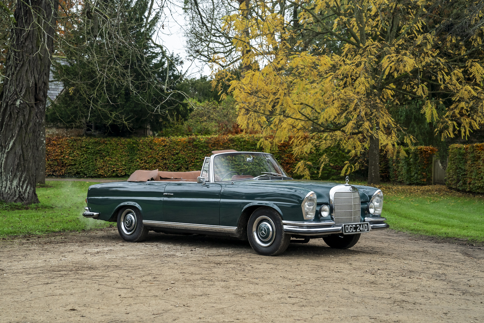 1966 Mercedes-Benz (W111) 220 SE Cabriolet for sale by auction in ...
