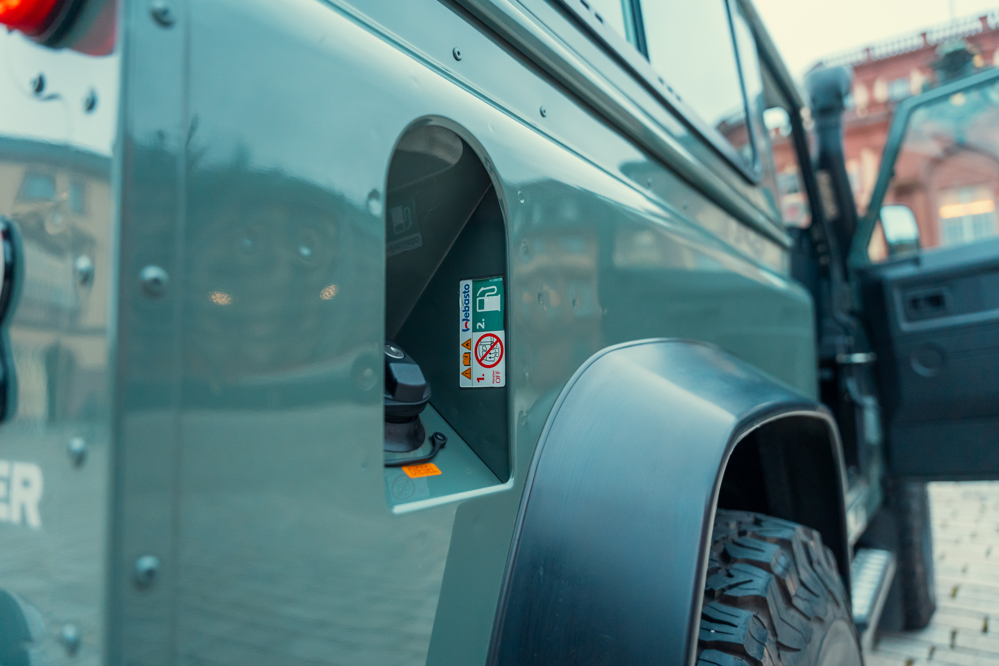 2014 Land Rover Defender 90 XS Station Wagon for sale by auction in ...