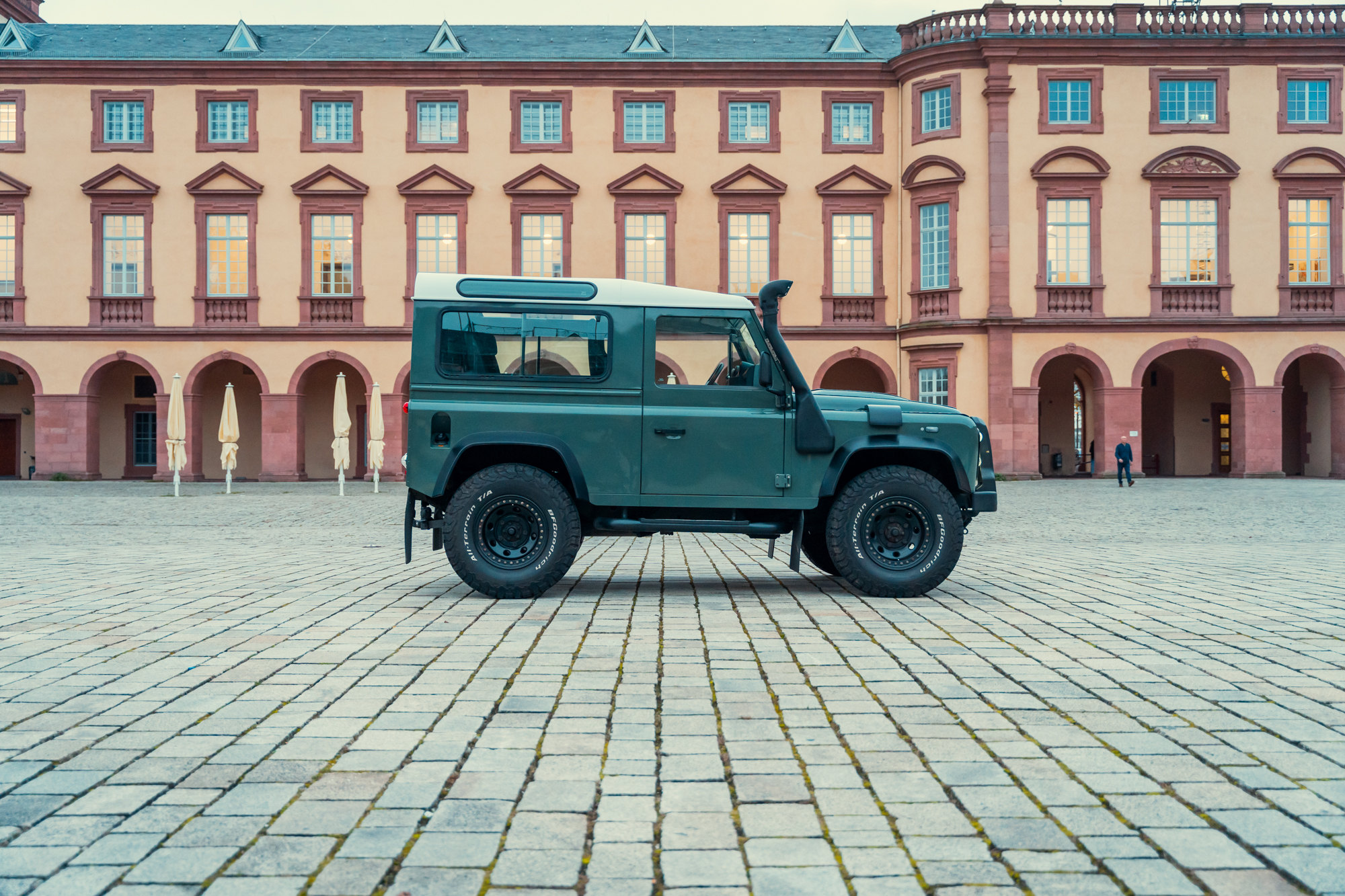 2014 Land Rover Defender 90 XS Station Wagon for sale by auction in ...