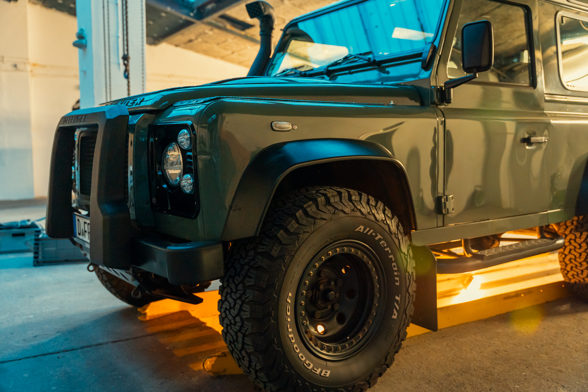 2014 Land Rover Defender 90 XS Station Wagon for sale by auction in ...