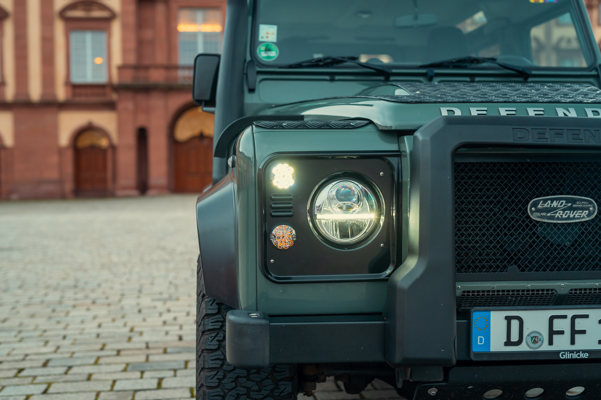 2014 Land Rover Defender 90 XS Station Wagon for sale by auction in ...