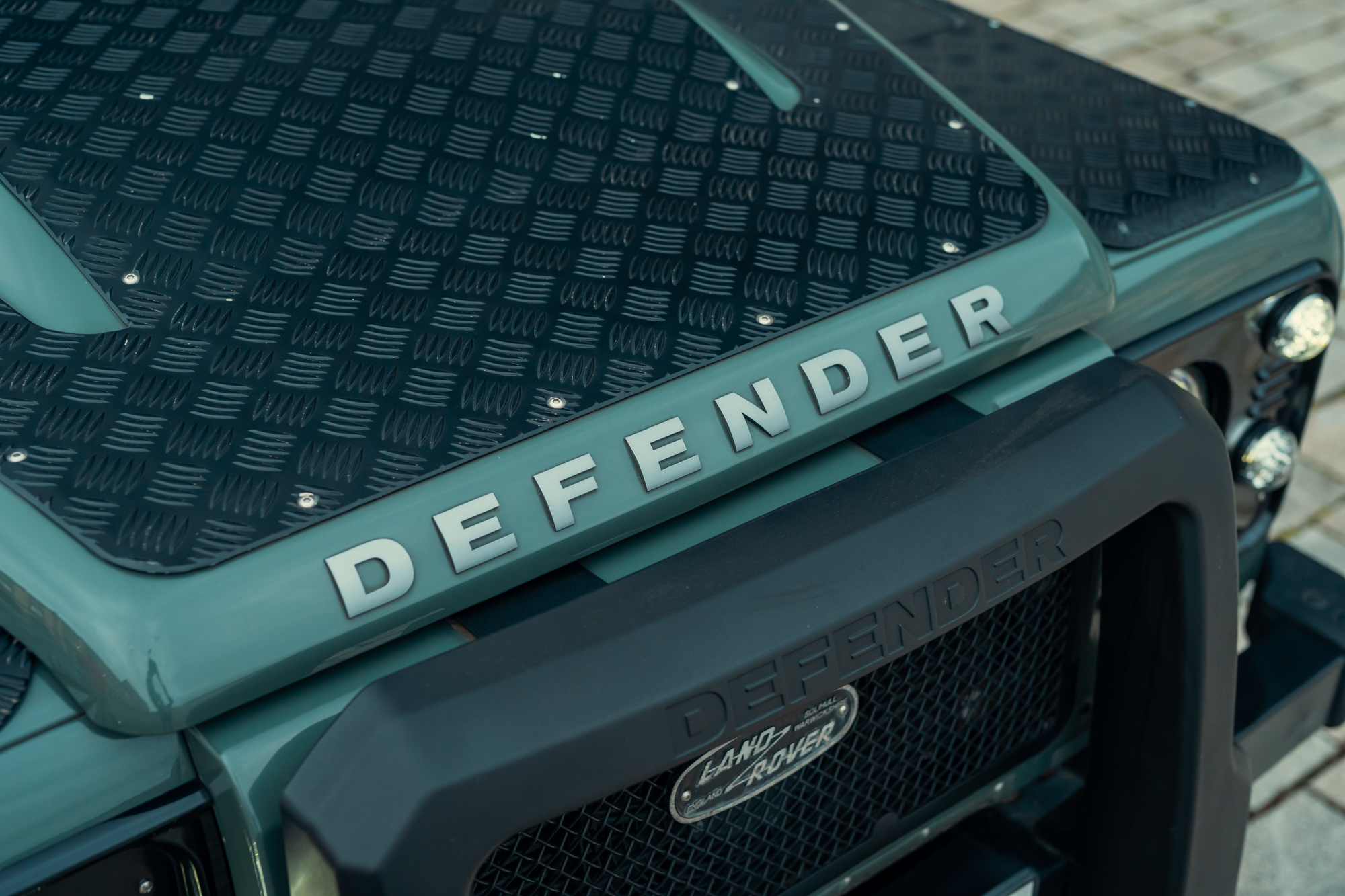 2014 Land Rover Defender 90 XS Station Wagon for sale by auction in ...