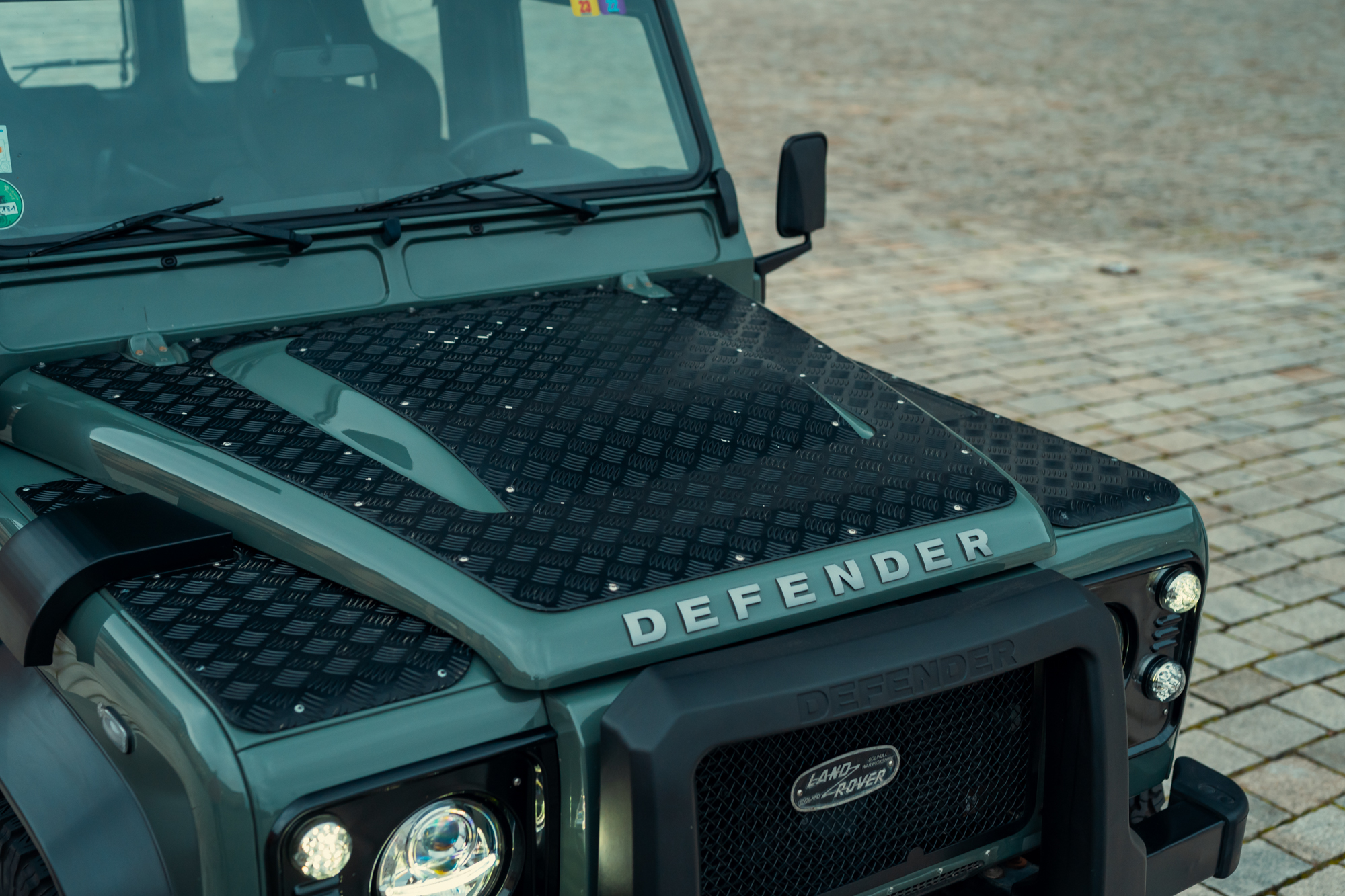 2014 Land Rover Defender 90 XS Station Wagon for sale by auction in ...