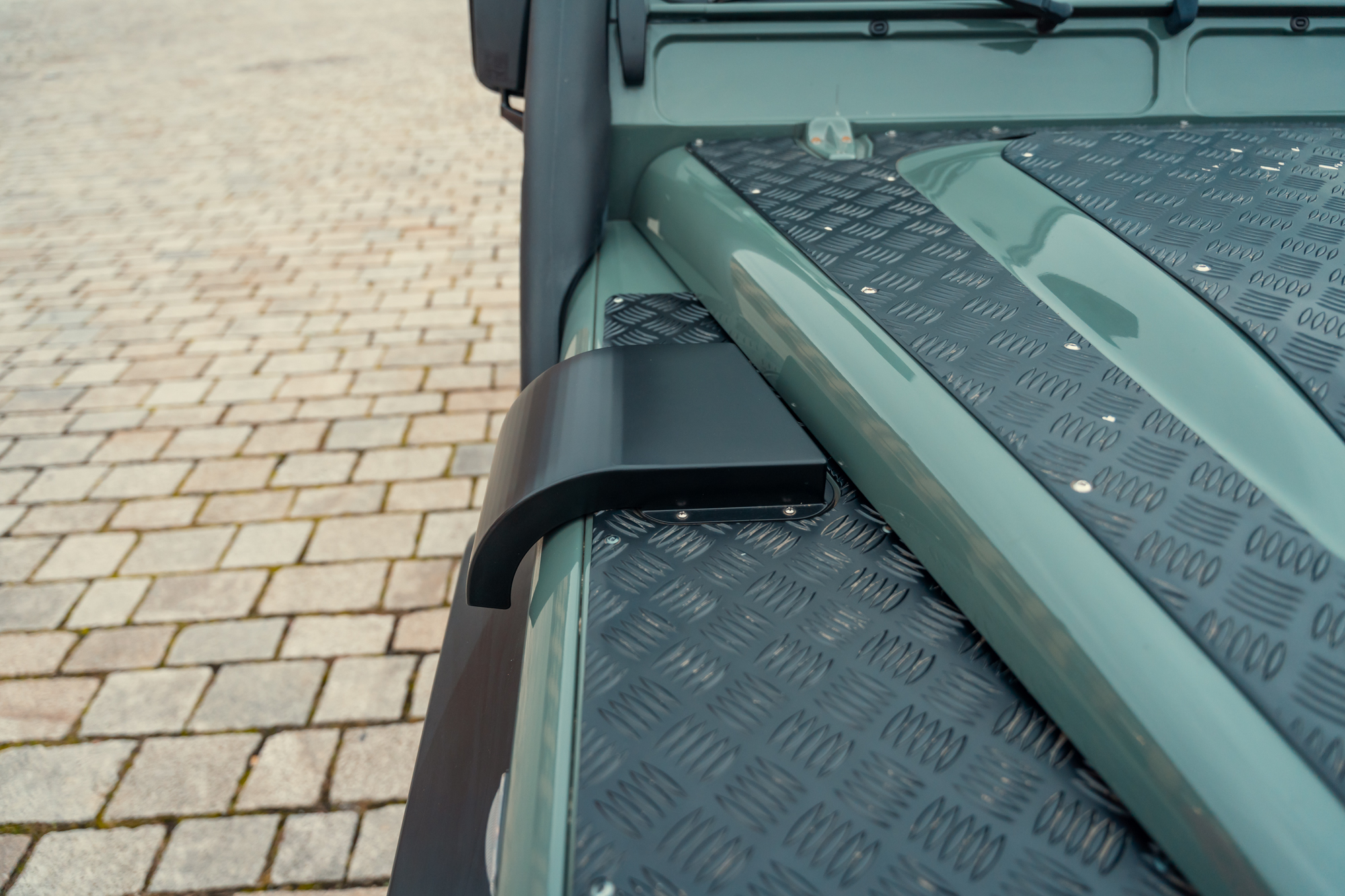 2014 Land Rover Defender 90 XS Station Wagon for sale by auction in ...