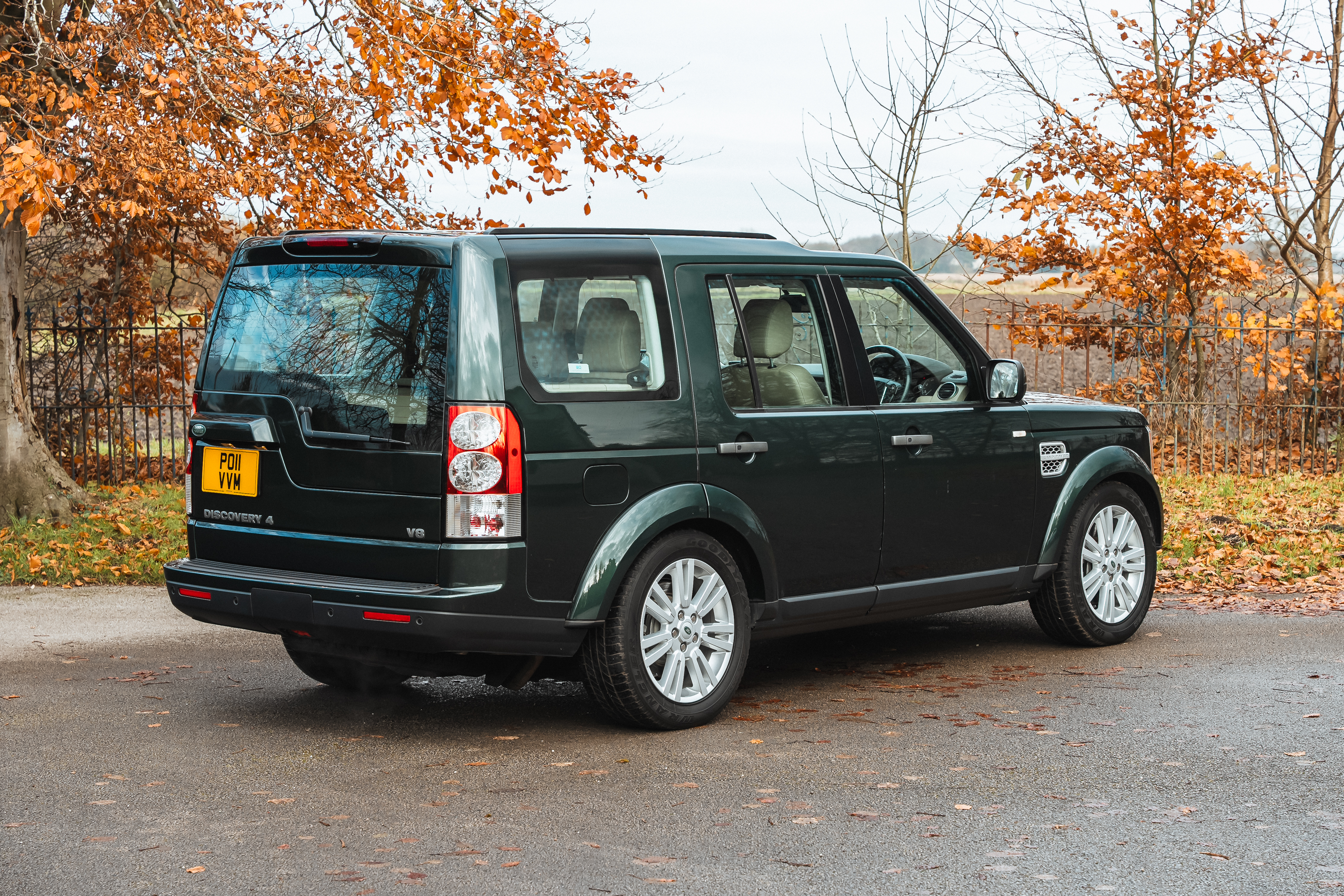 2011 Land Rover Discovery 4 5.0L V8 - VAT Q for sale by auction in ...