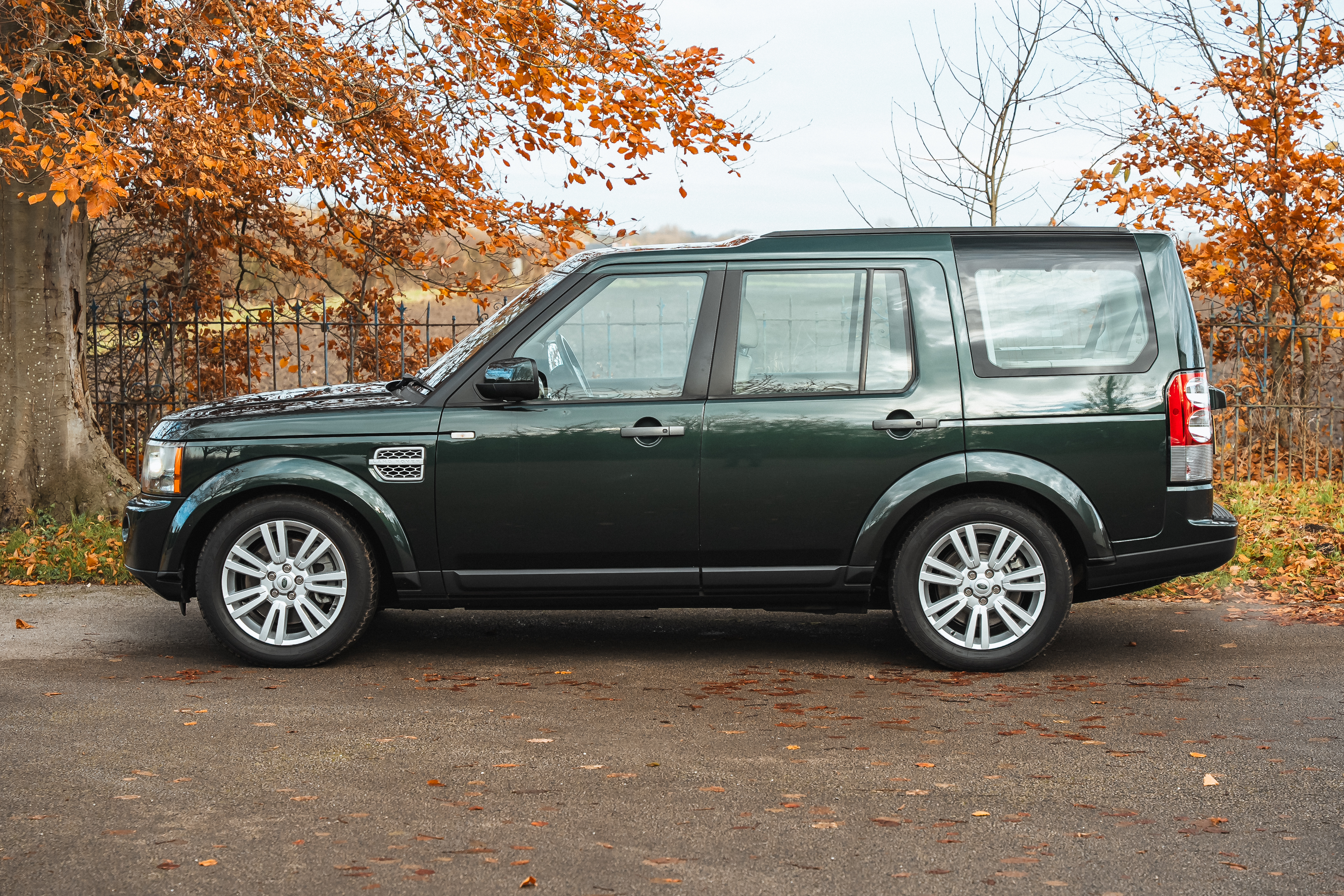 2011 Land Rover Discovery 4 5.0L V8 - VAT Q for sale by auction in ...
