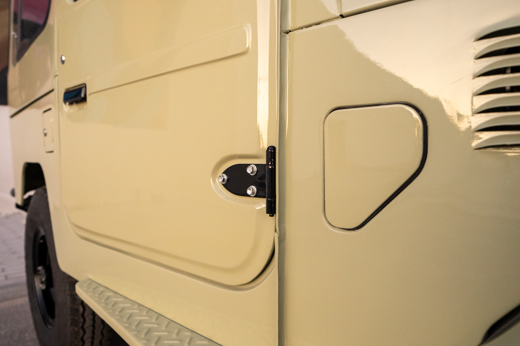 1984 Toyota FJ40 Land Cruiser for sale by auction in Abu Dhabi, United ...