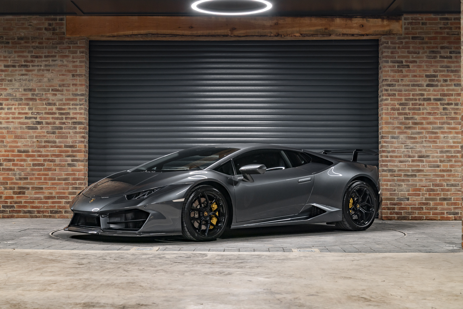 2018 Lamborghini Huracan LP580-2 for sale by auction in Gloucester ...