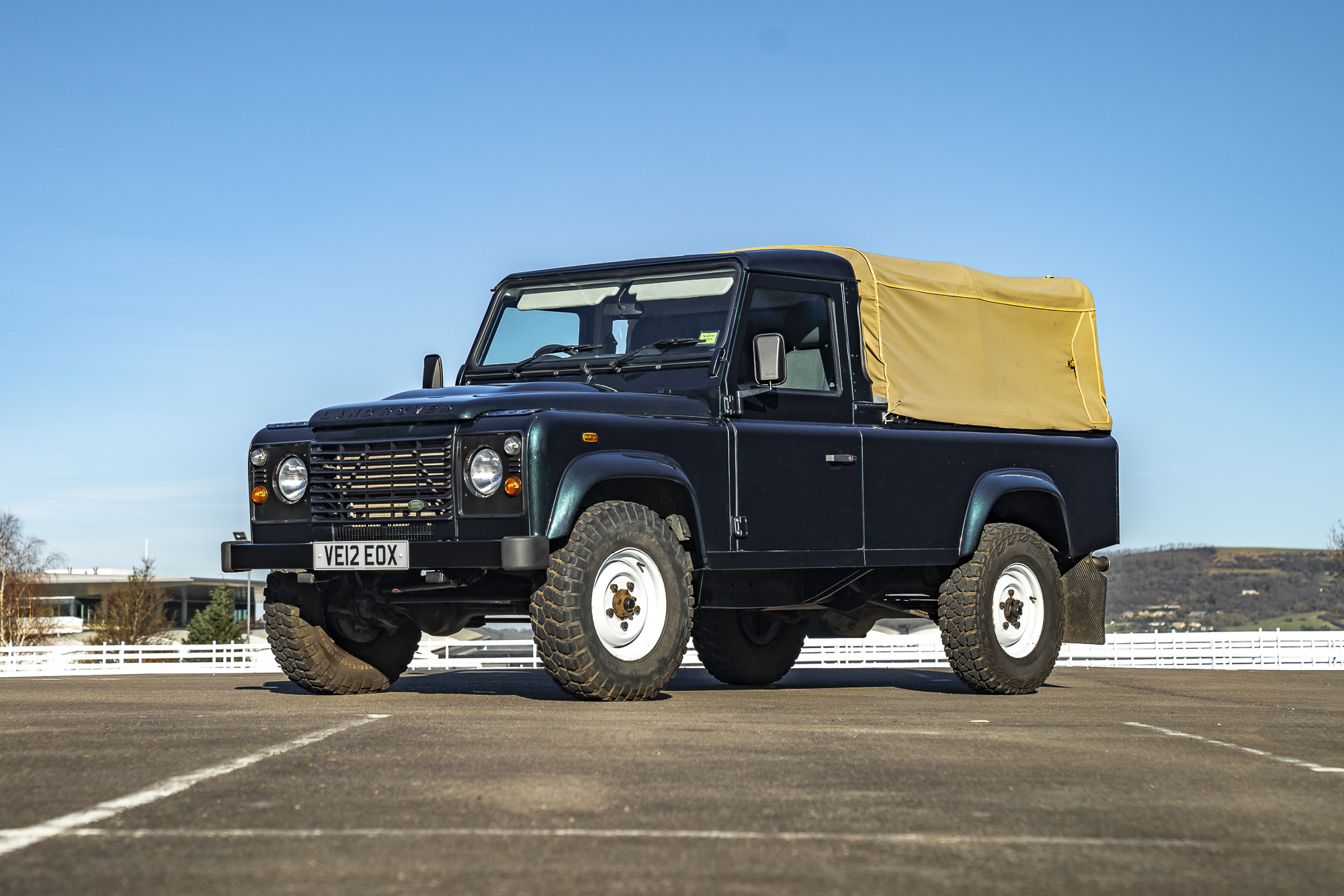 2012 Land Rover Defender 110 Pick Up for sale by auction in Cheltenham ...