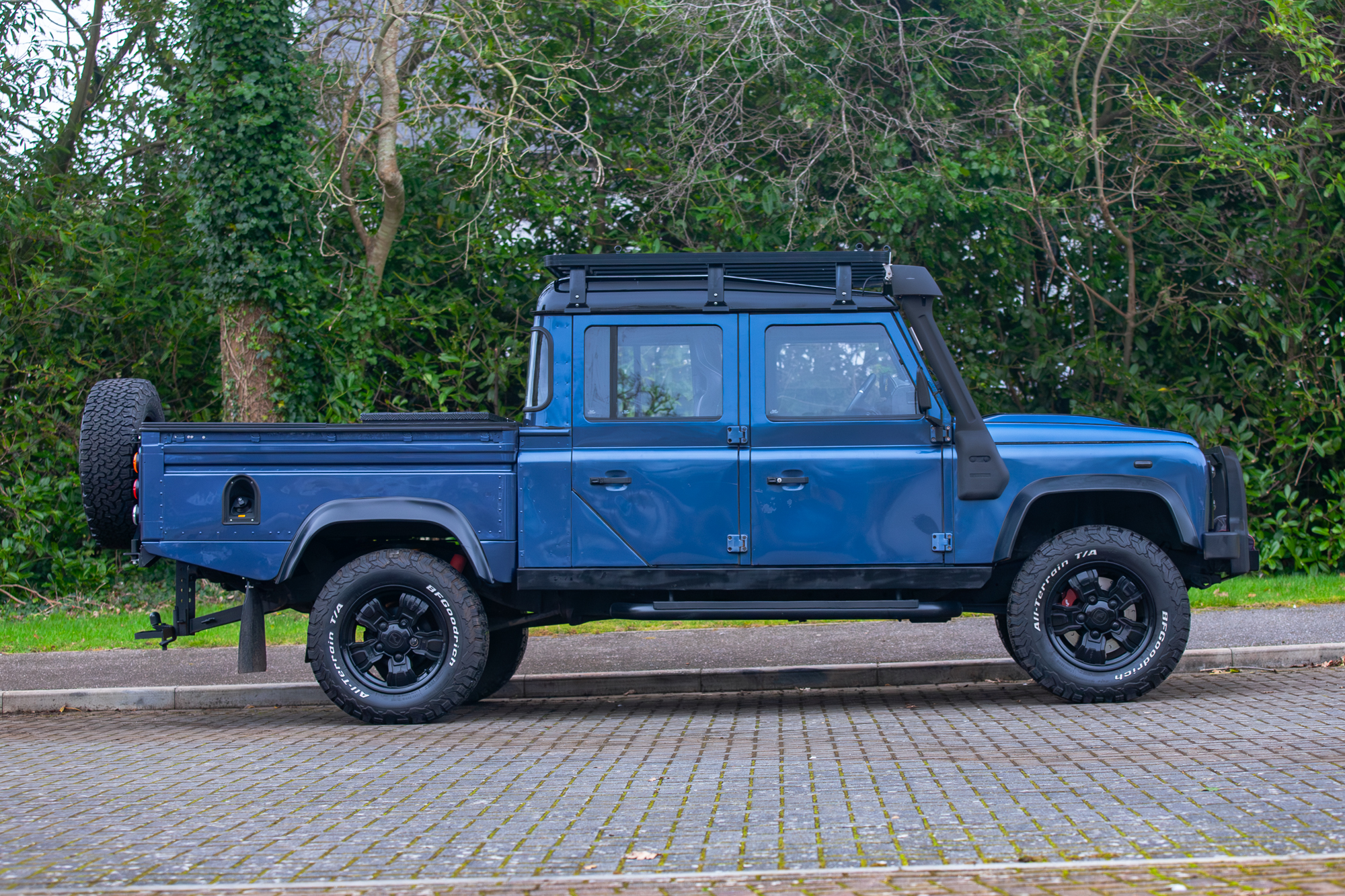 2009 Land Rover Defender 130 Double Cab Pick Up for sale by auction in ...