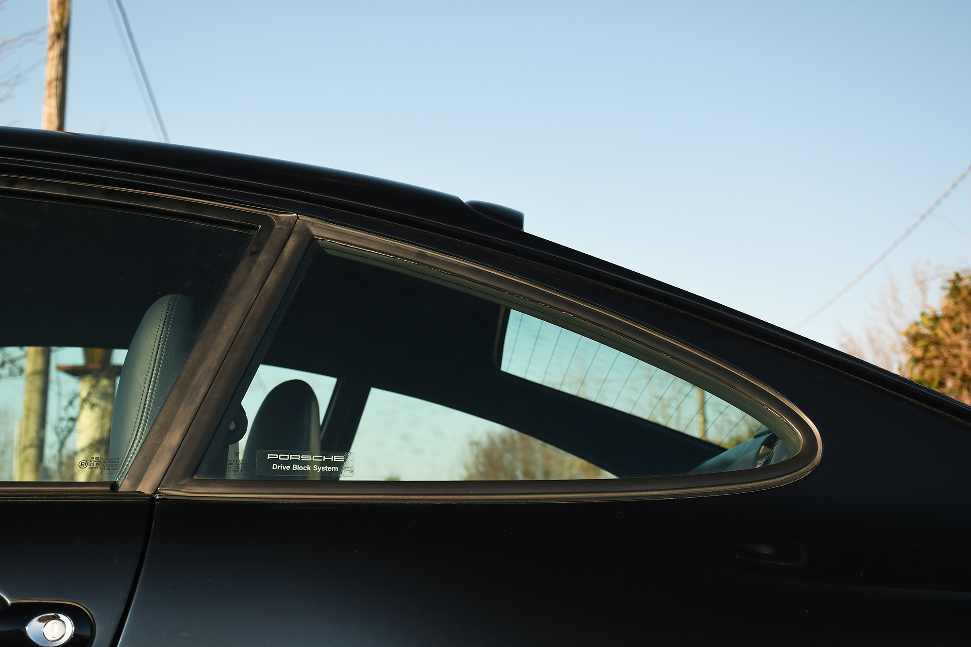 1995 Porsche 911 (993) Carrera 4 - Varioram for sale by auction in ...