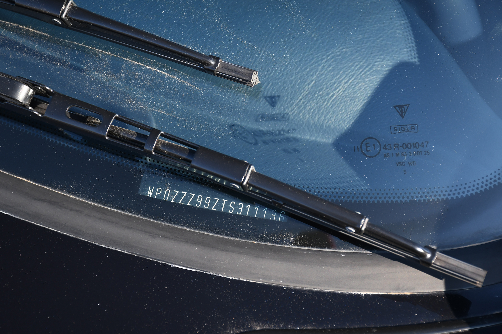 1995 Porsche 911 (993) Carrera 4 - Varioram for sale by auction in ...