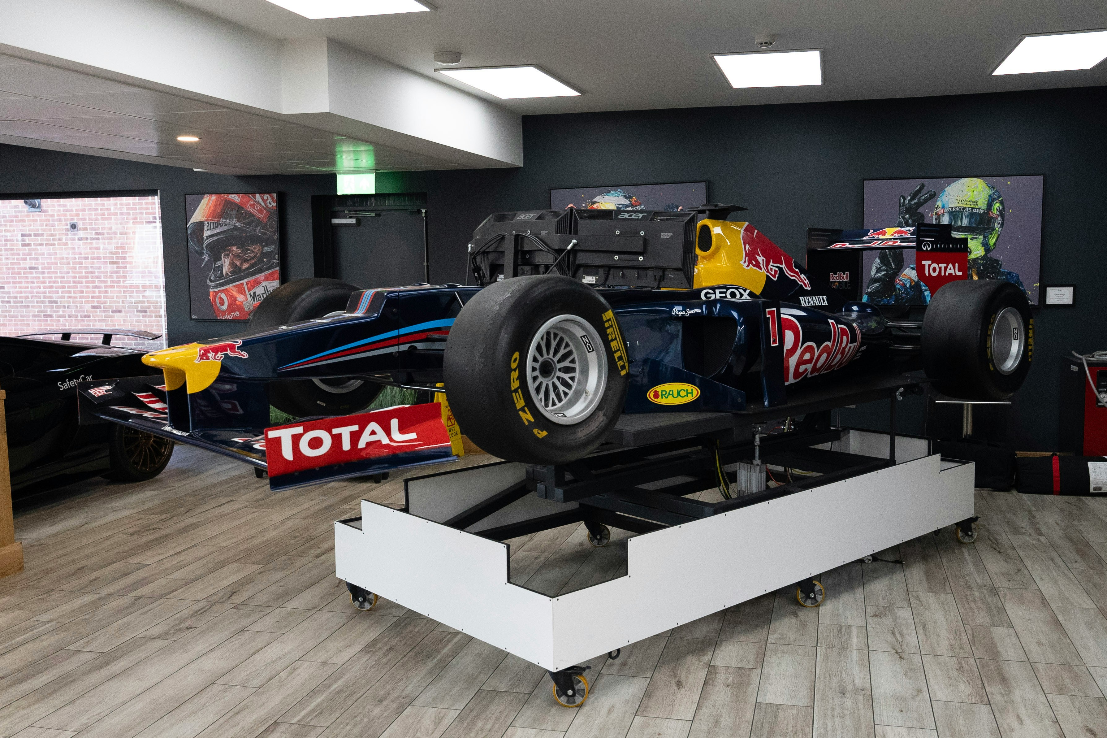 Redbull F1 Replica Racing Simulator for sale by auction in Newbury ...