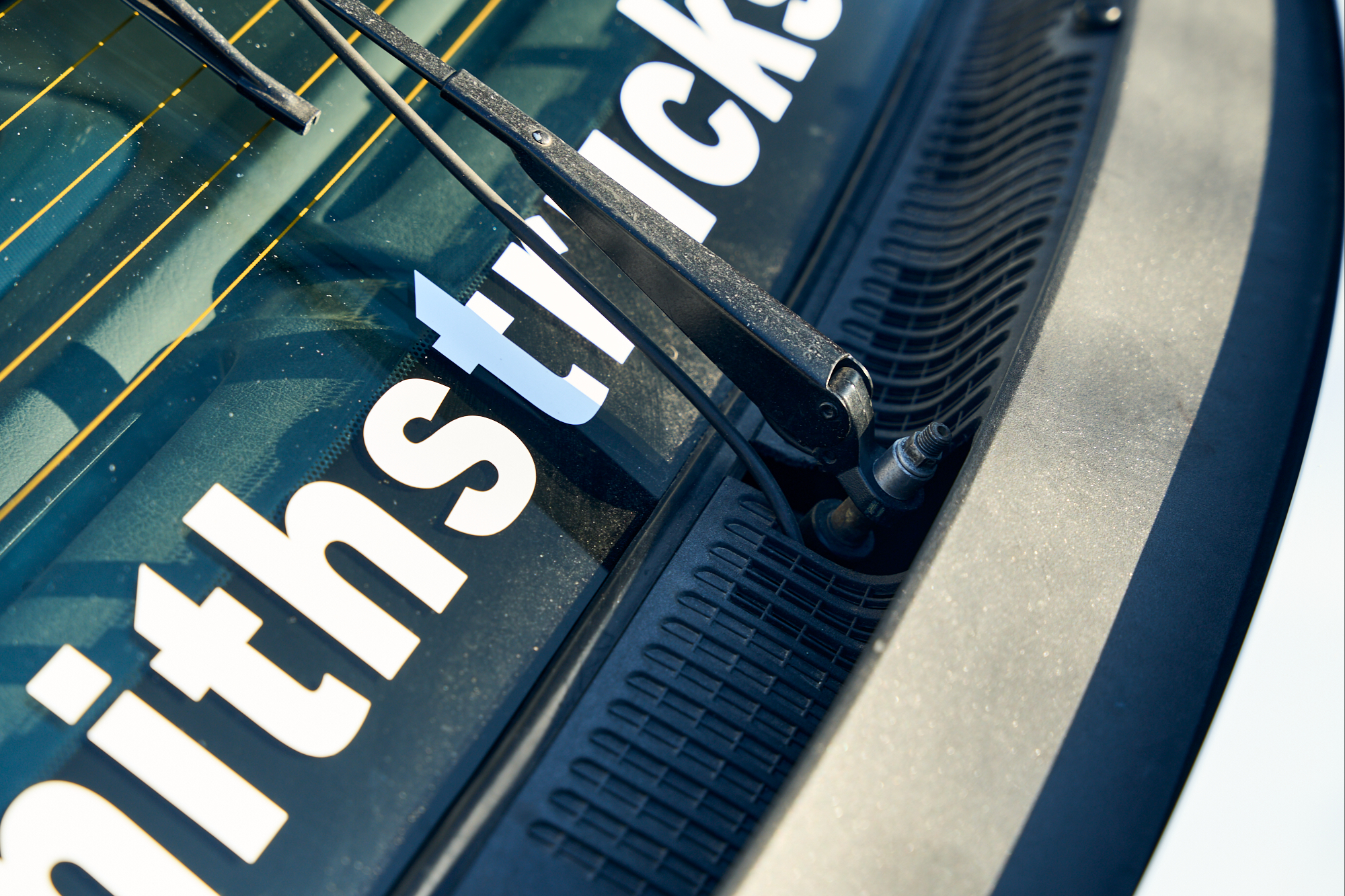 2004 Holden VY Commodore V8 Supercar for sale by auction in Dandenong ...