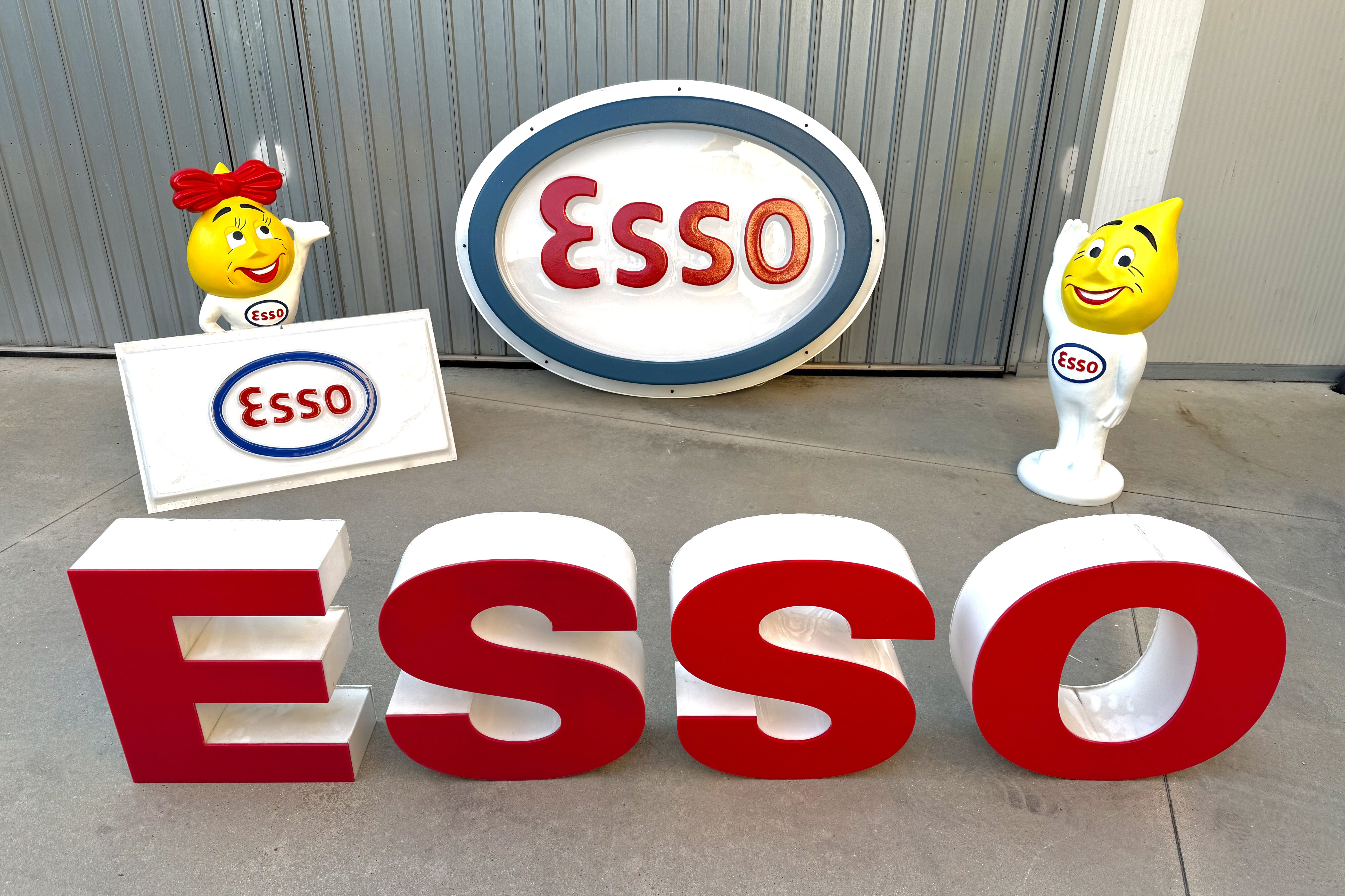 ESSO Illuminated Sign for sale by auction in Pescara, Italy