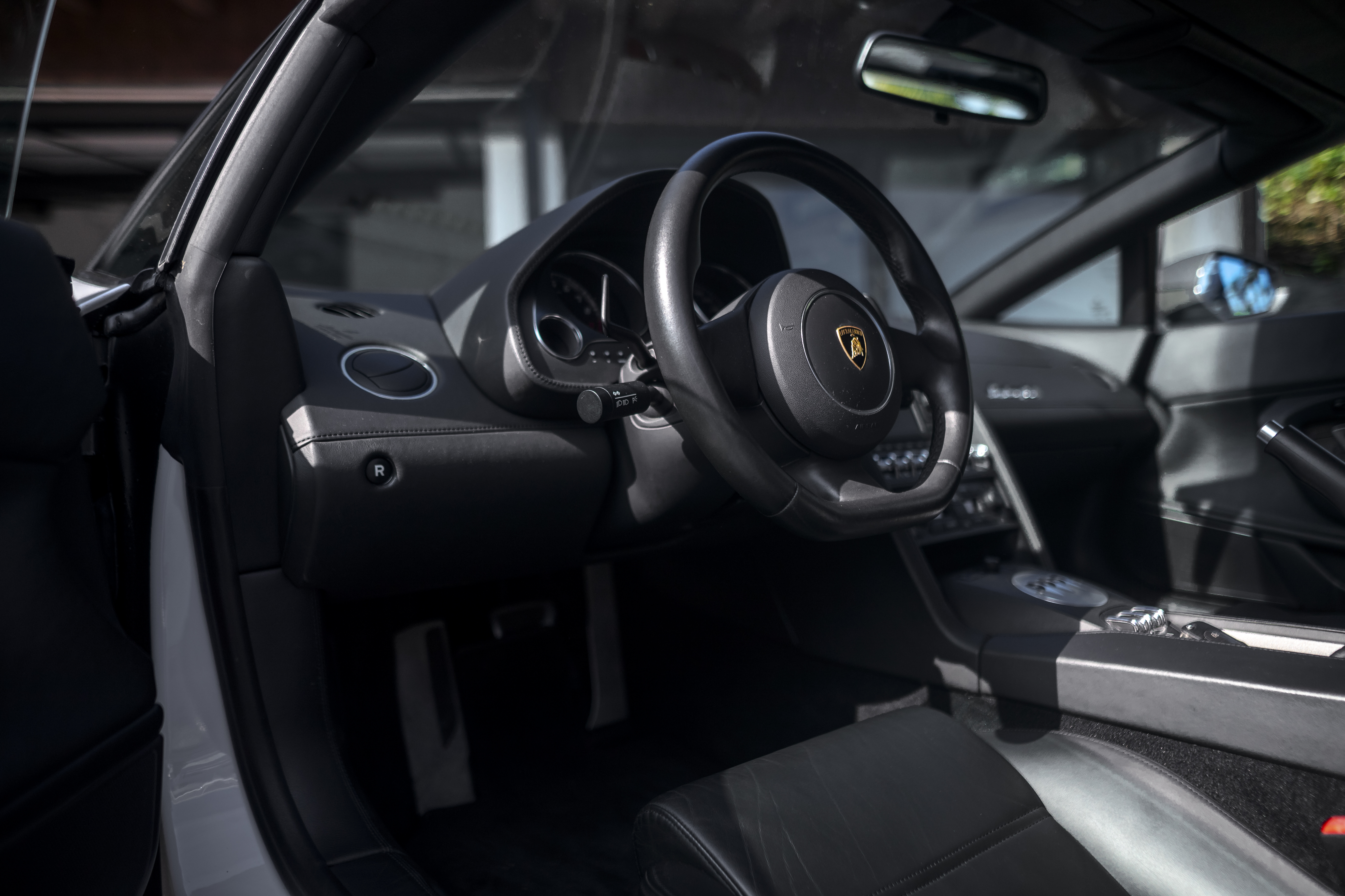2010 Lamborghini Gallardo Interior