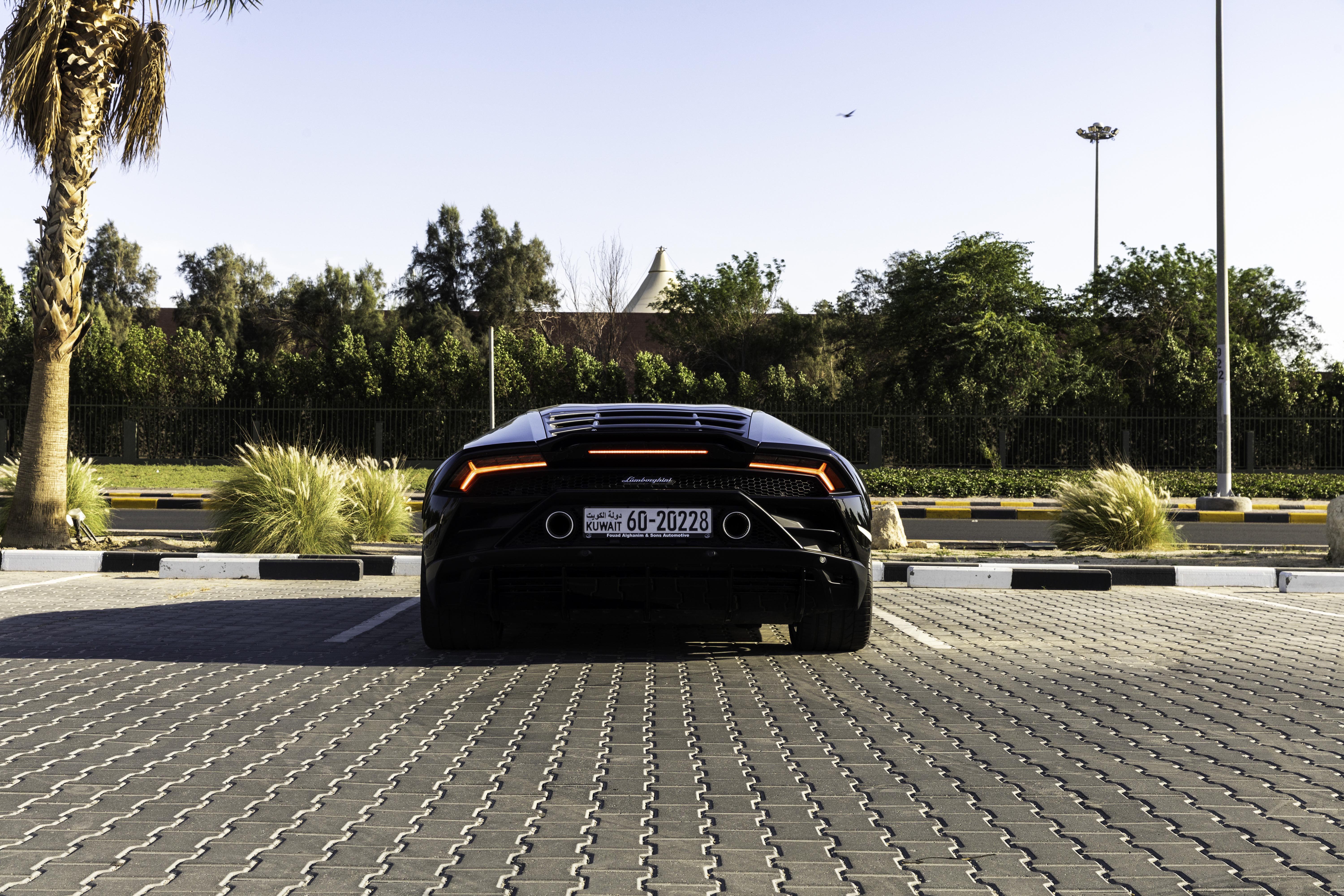 2020 Lamborghini Huracan Evo for sale by auction in Kuwait, Kuwait