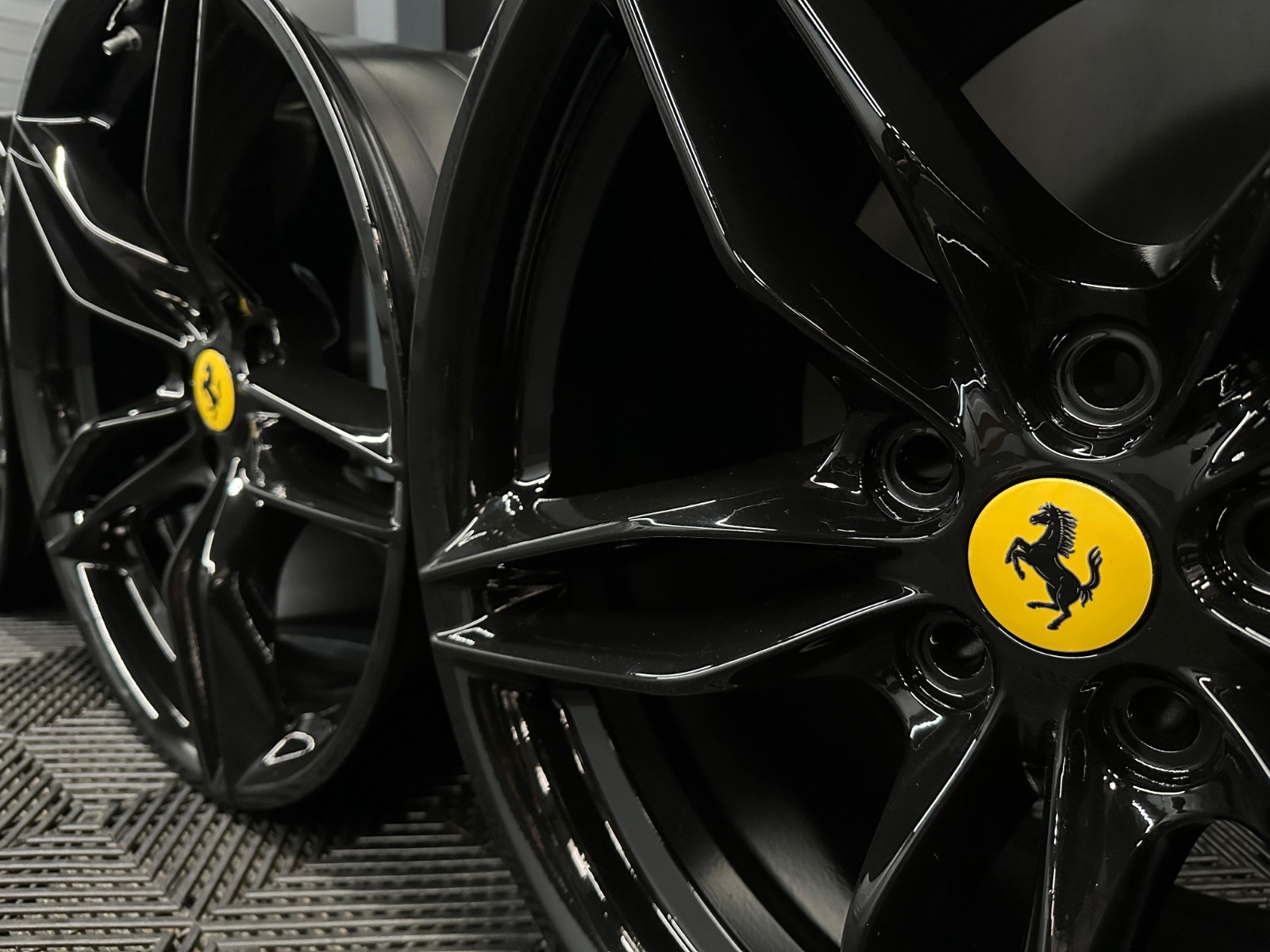 Set of Ferrari 812 Superfast Wheels for sale by auction in Oxfordshire ...