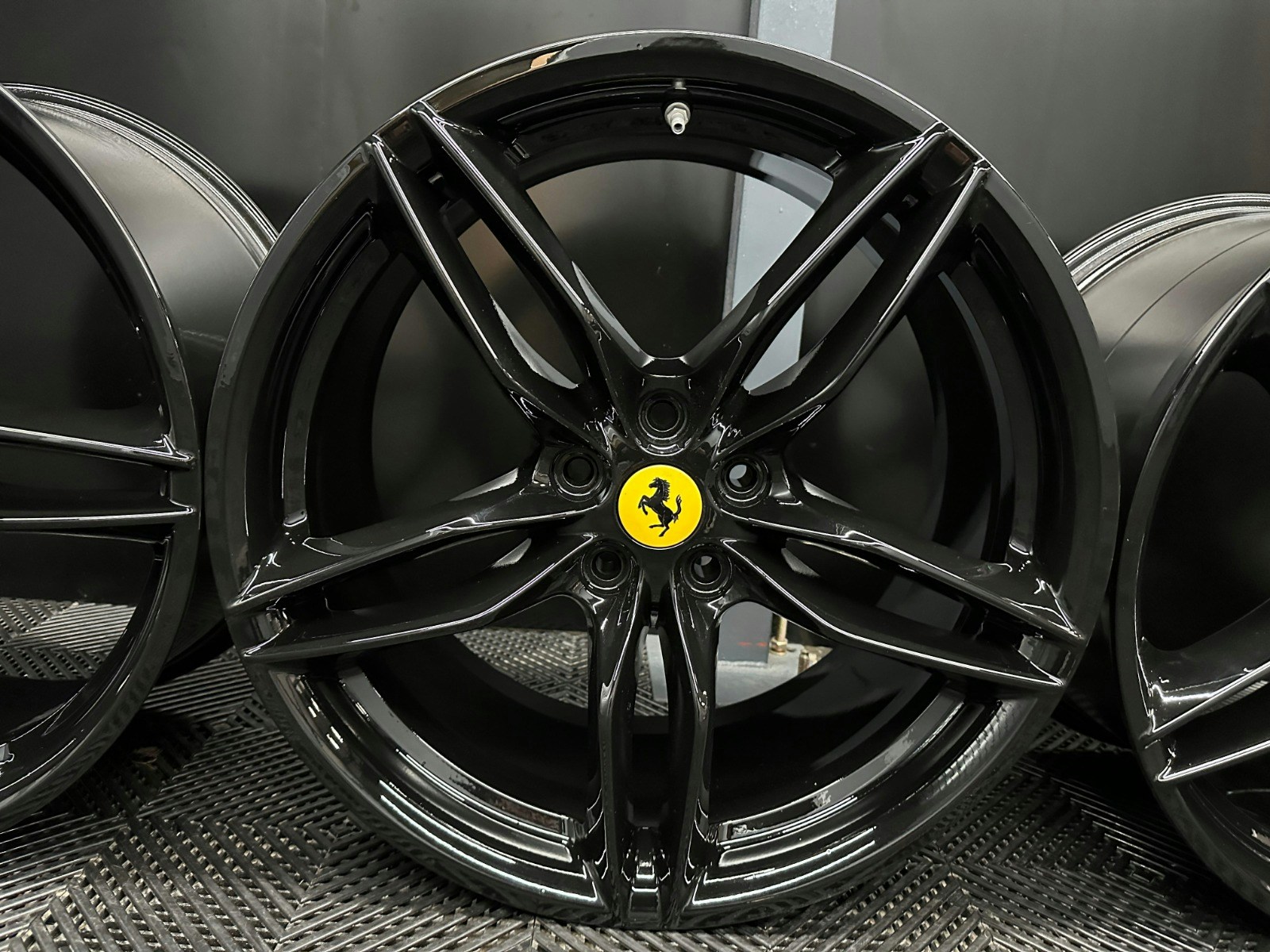Set of Ferrari 812 Superfast Wheels for sale by auction in Oxfordshire ...