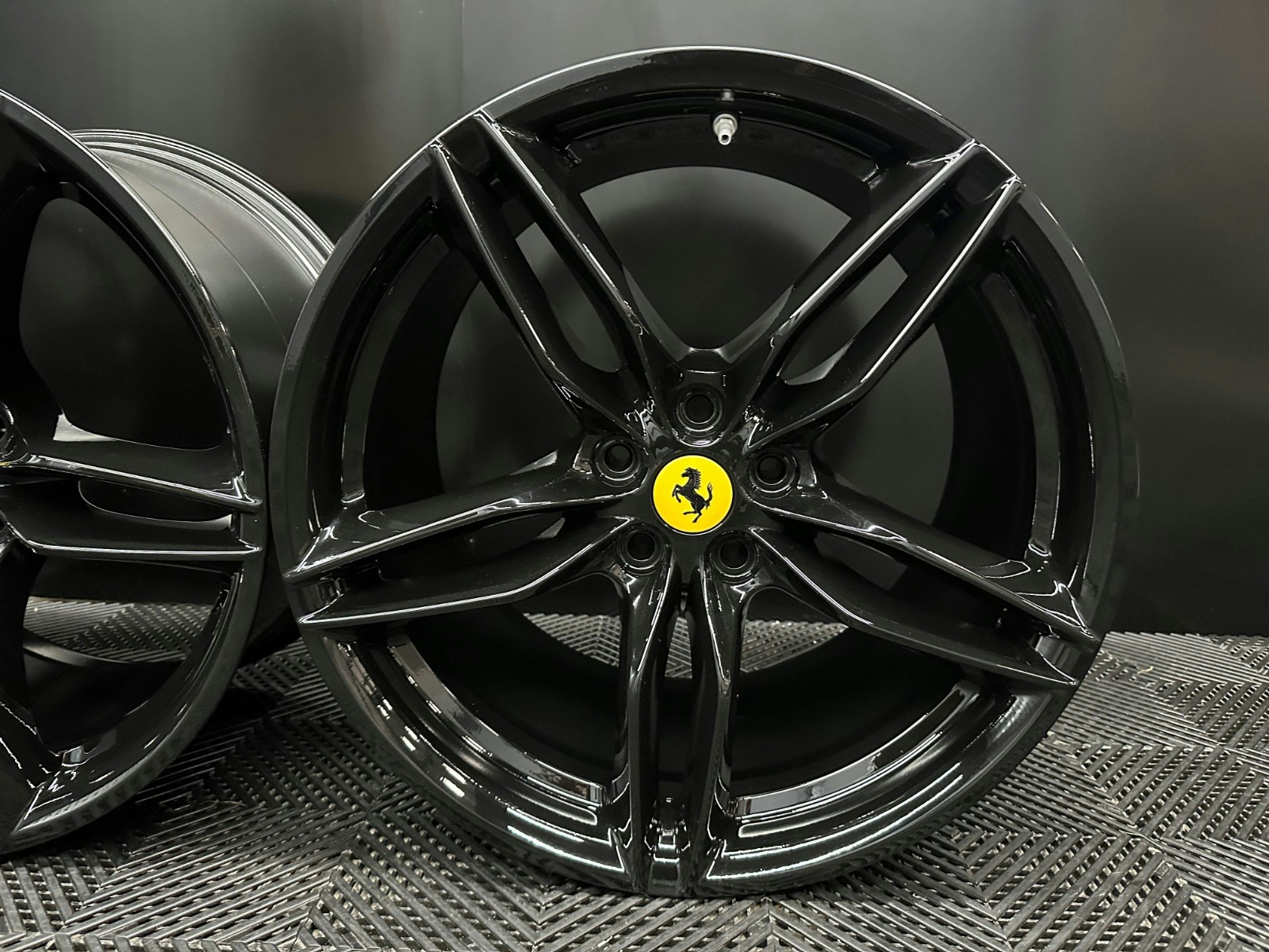 Set of Ferrari 812 Superfast Wheels for sale by auction in Oxfordshire ...