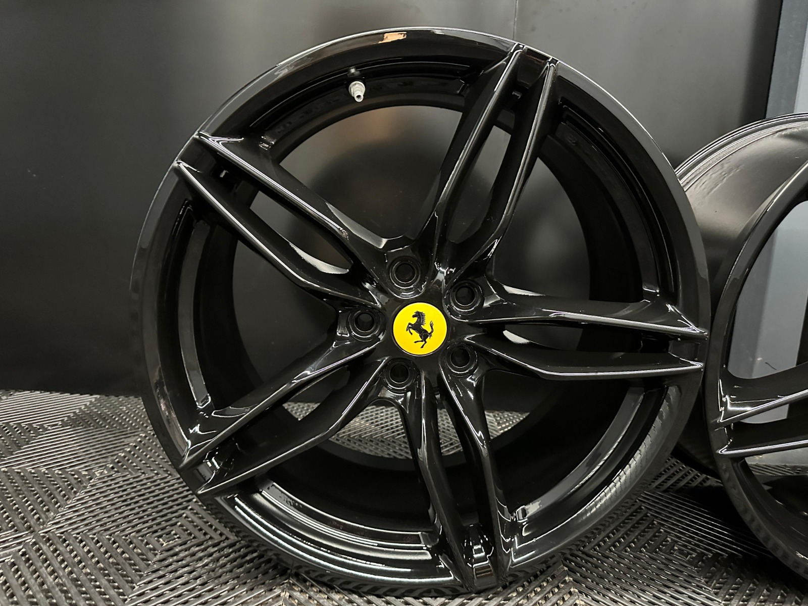 Set of Ferrari 812 Superfast Wheels for sale by auction in Oxfordshire ...