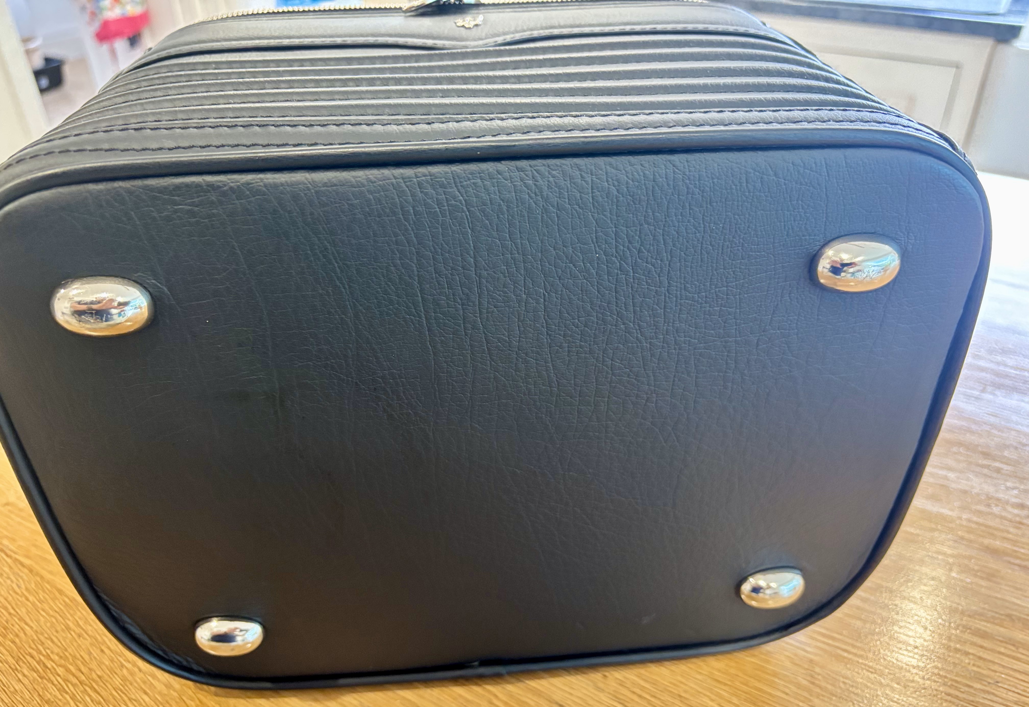 Maserati Quattroporte Luggage Set for sale by auction in Devon, United ...