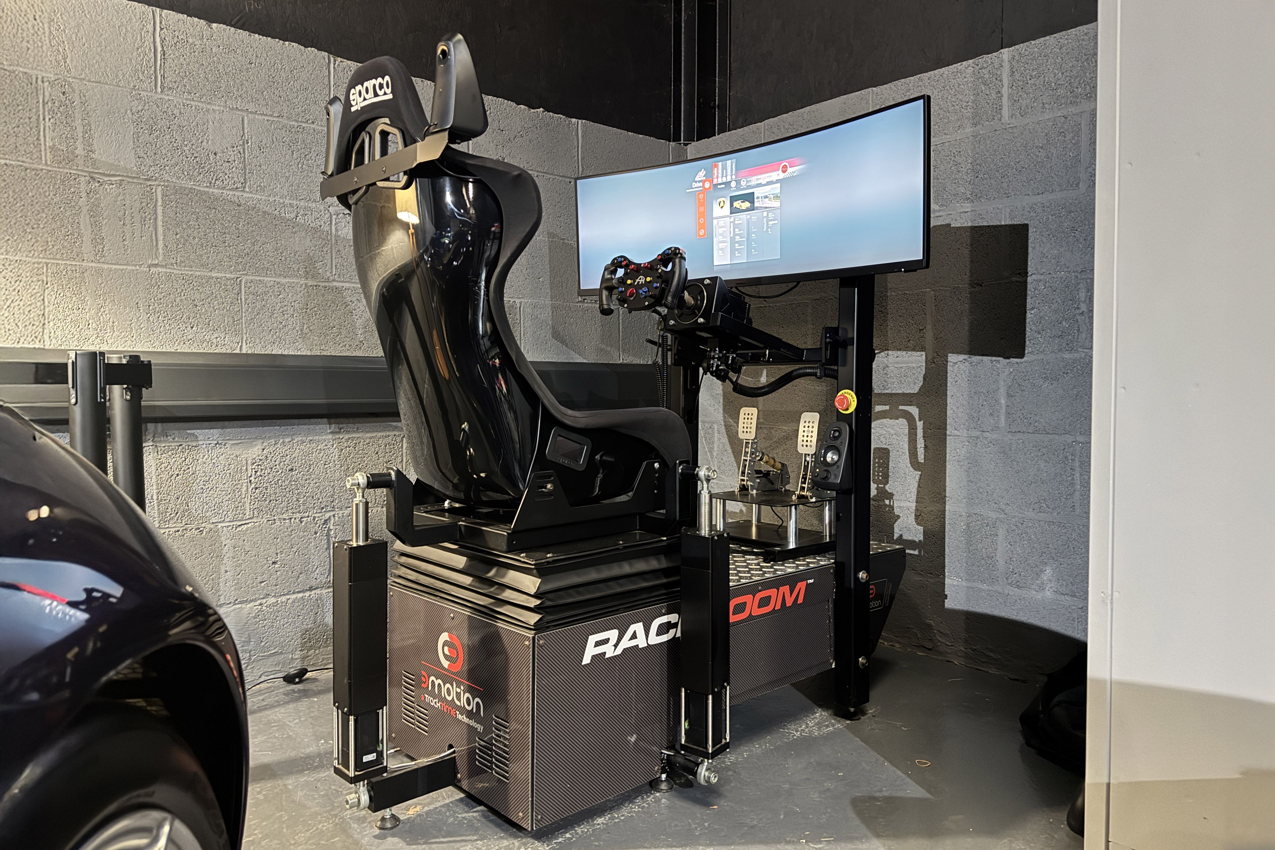 RaceRoom Performance Racing Simulator for sale by auction in Tonbridge ...