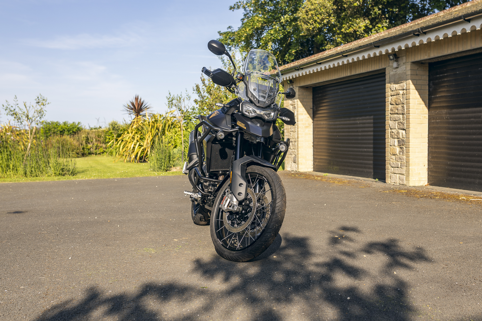 2022 Triumph Tiger 900 - Bond Edition - 454 Miles for sale by auction ...