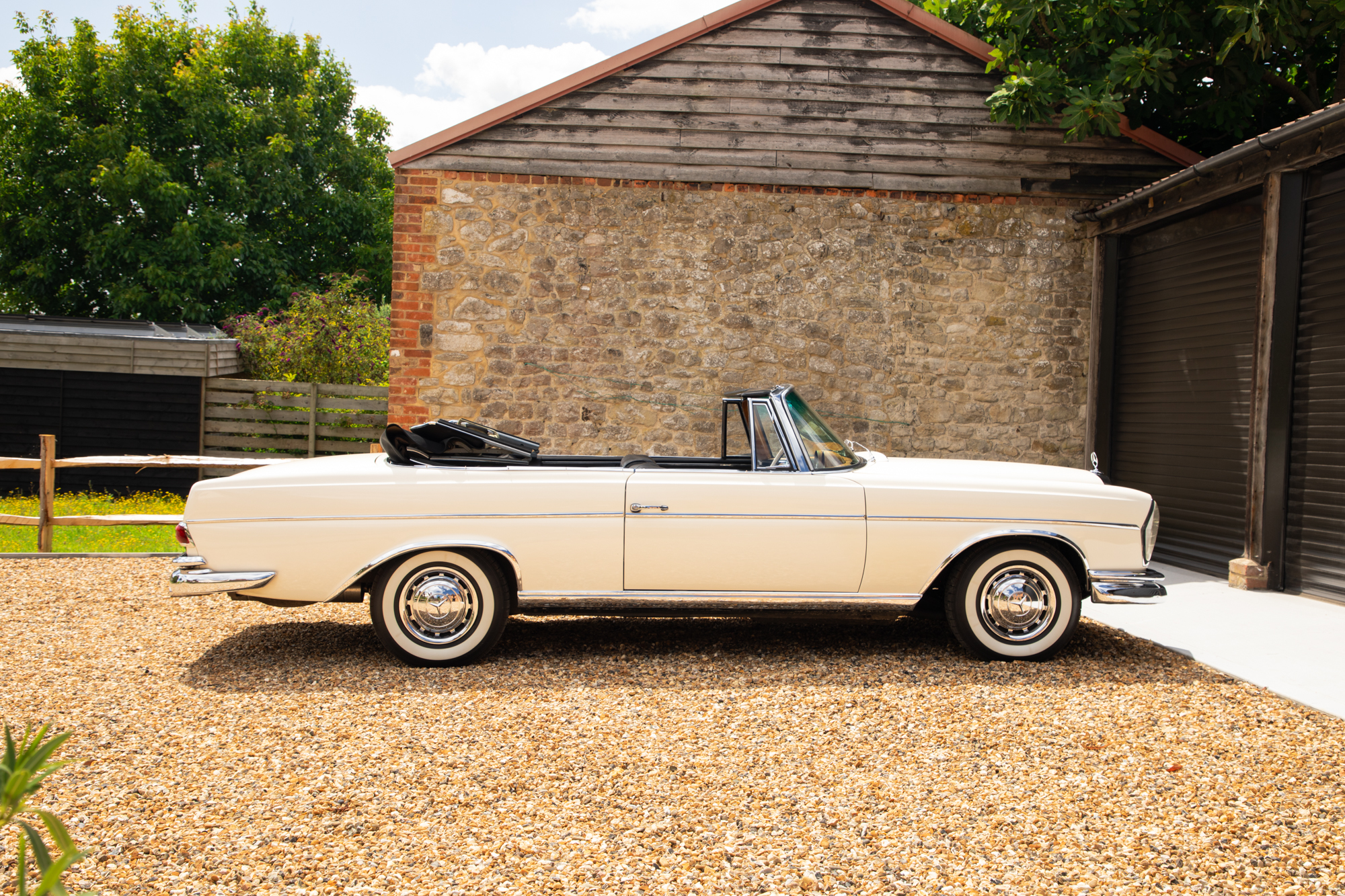 1963 Mercedes-Benz (W111) 220 SEb Cabriolet for sale by auction in ...