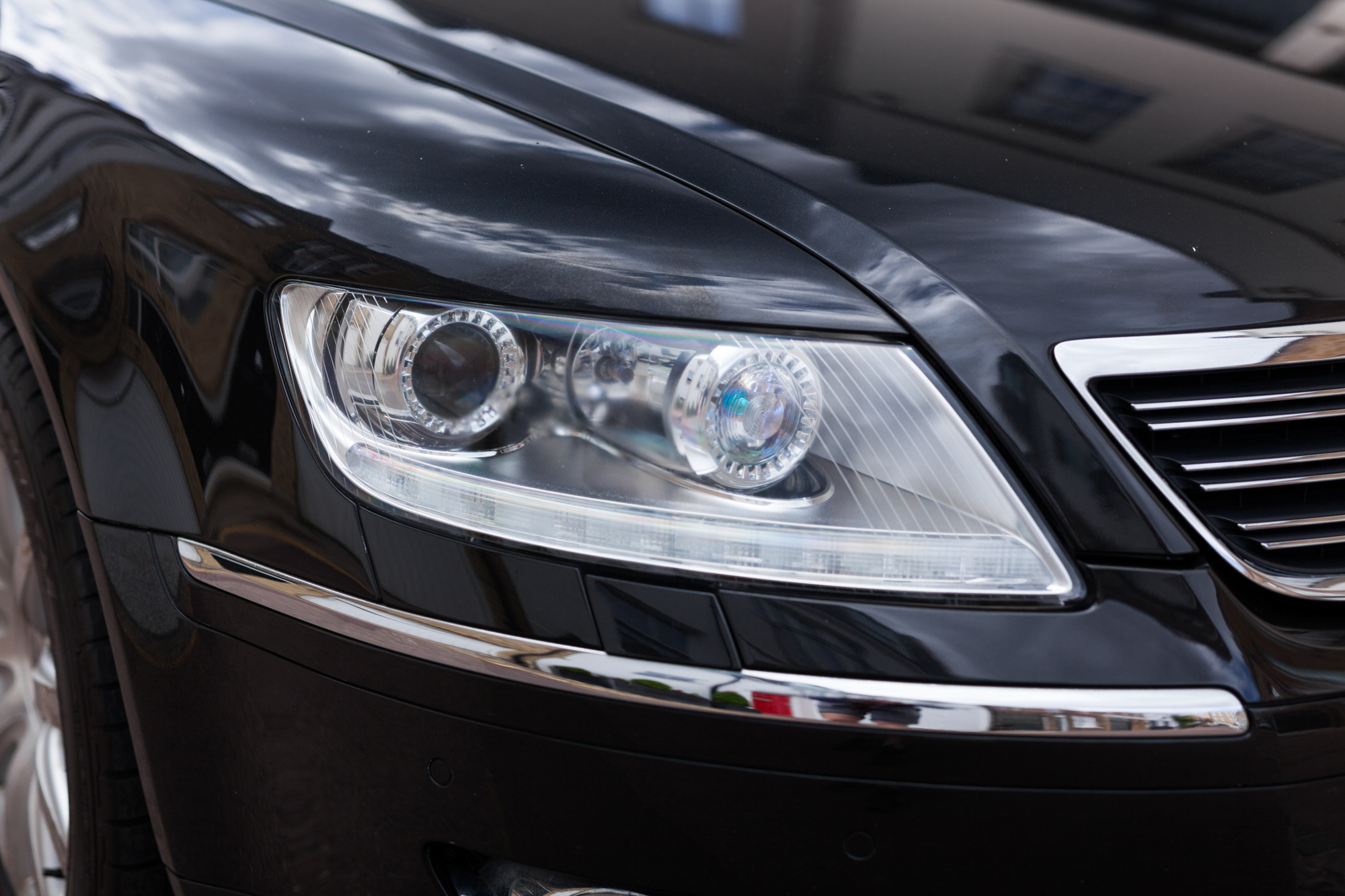 2008 VOLKSWAGEN PHAETON W12 LWB - 23,200 MILES for sale by auction in ...