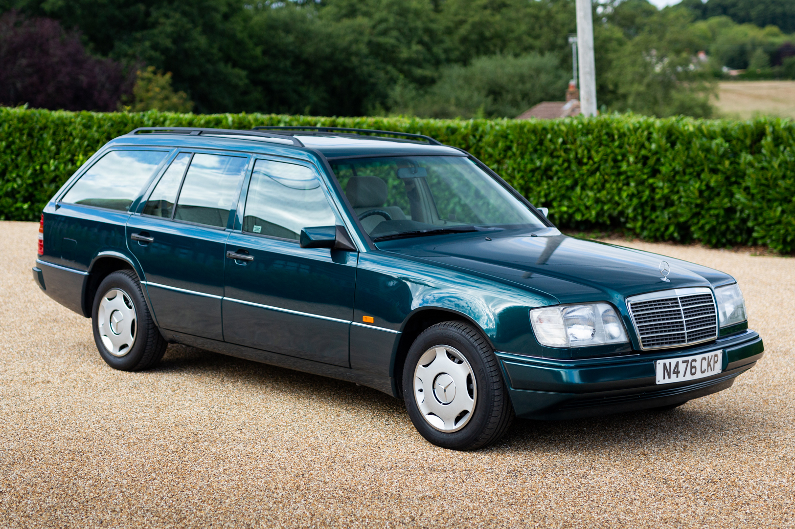 W124 estate store