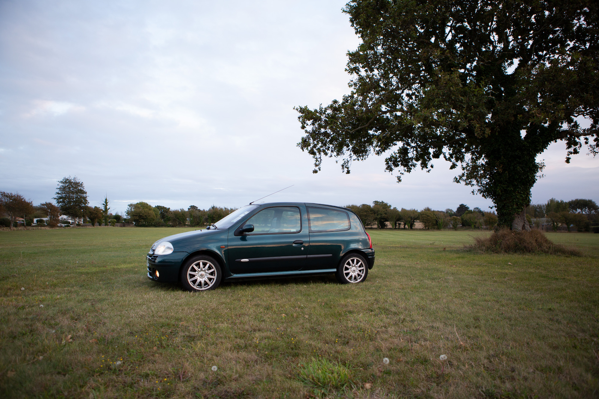 2001 RENAULTSPORT CLIO 172 EXCLUSIVE - 34,245 MILES for sale by auction ...