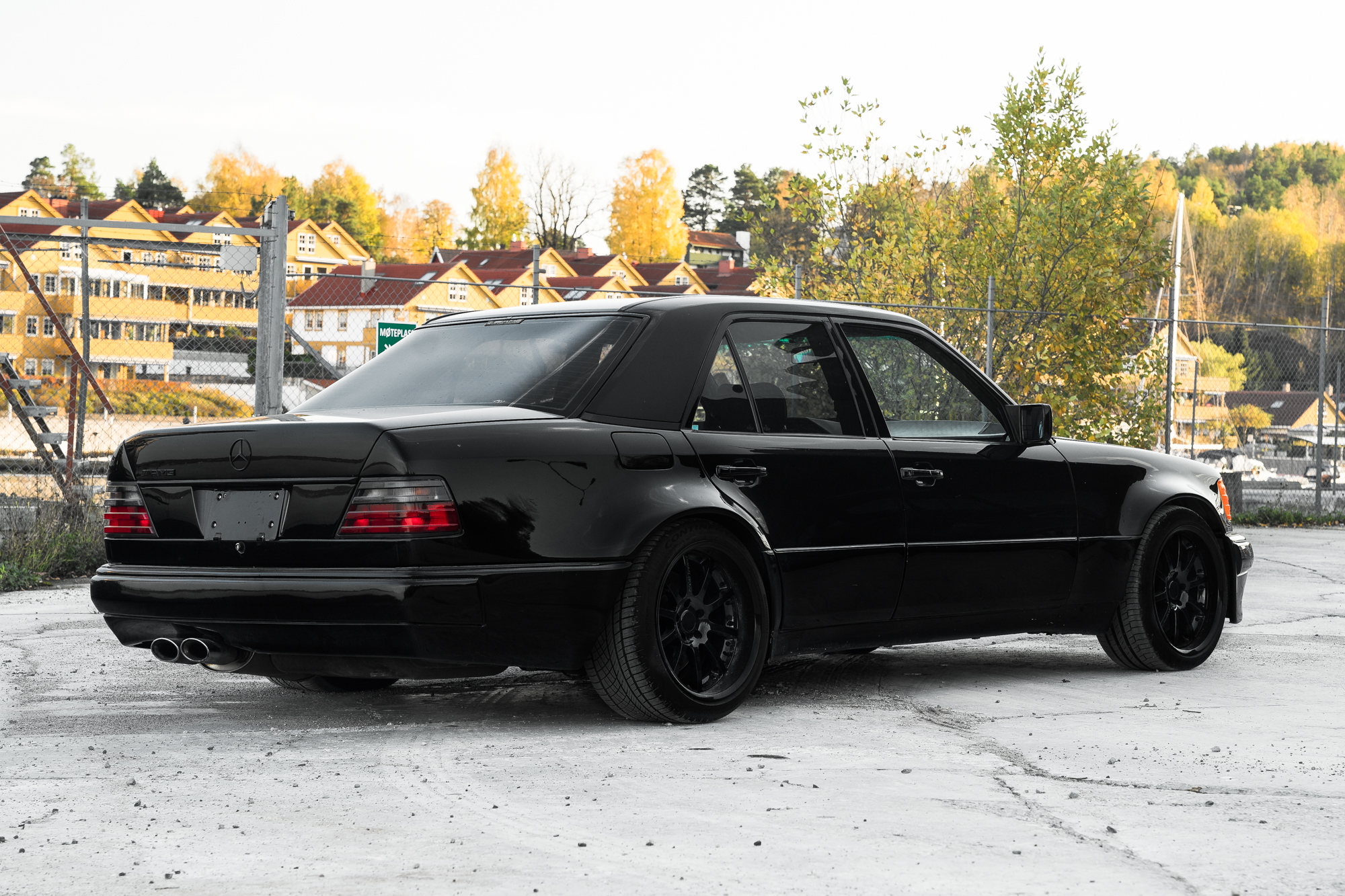 Black Mercedes Benz W124 W124 Projects :: Photos, Videos, Logos,